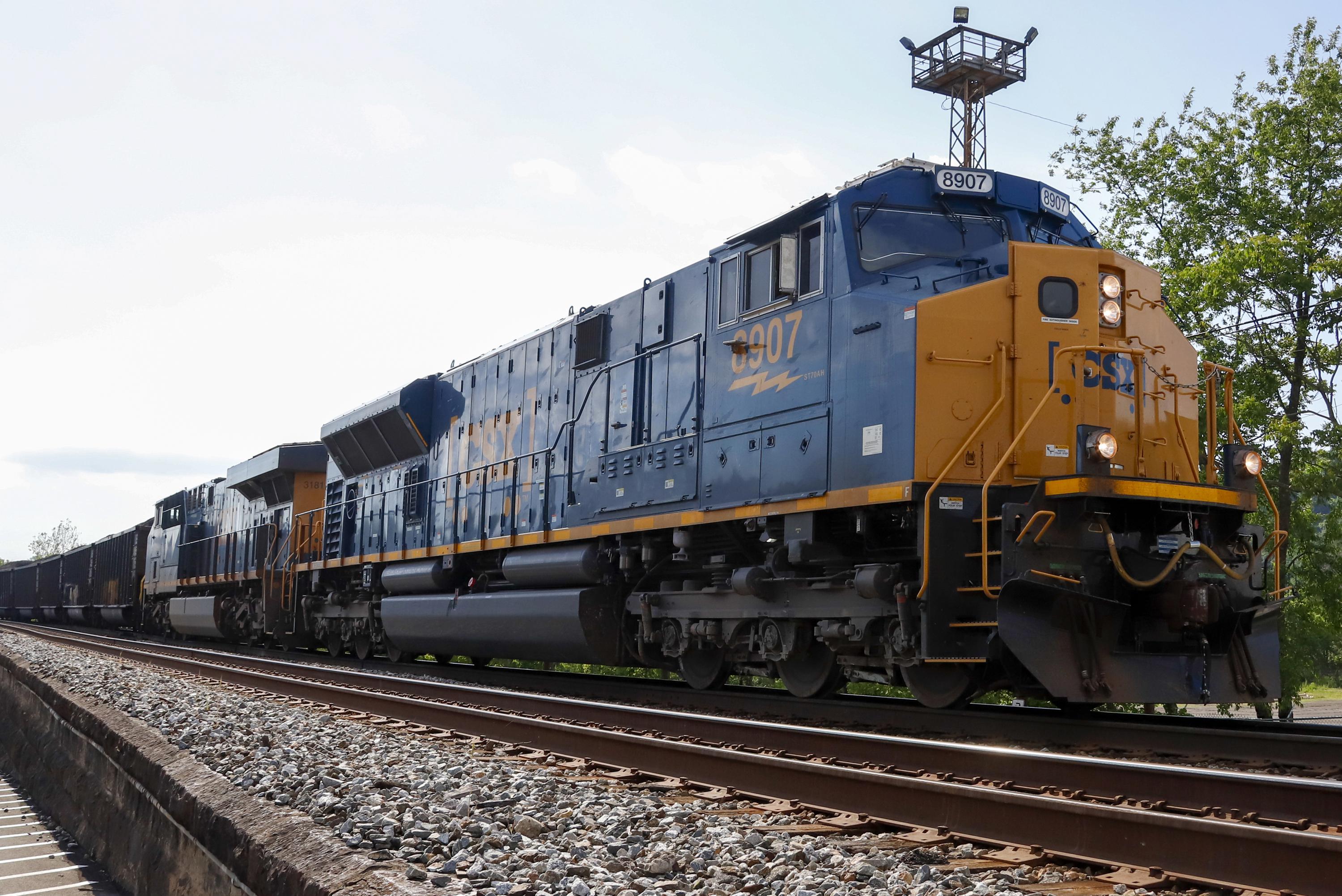 CSX 1Q profit jumps 22% on higher rates despite service woes | AP News
