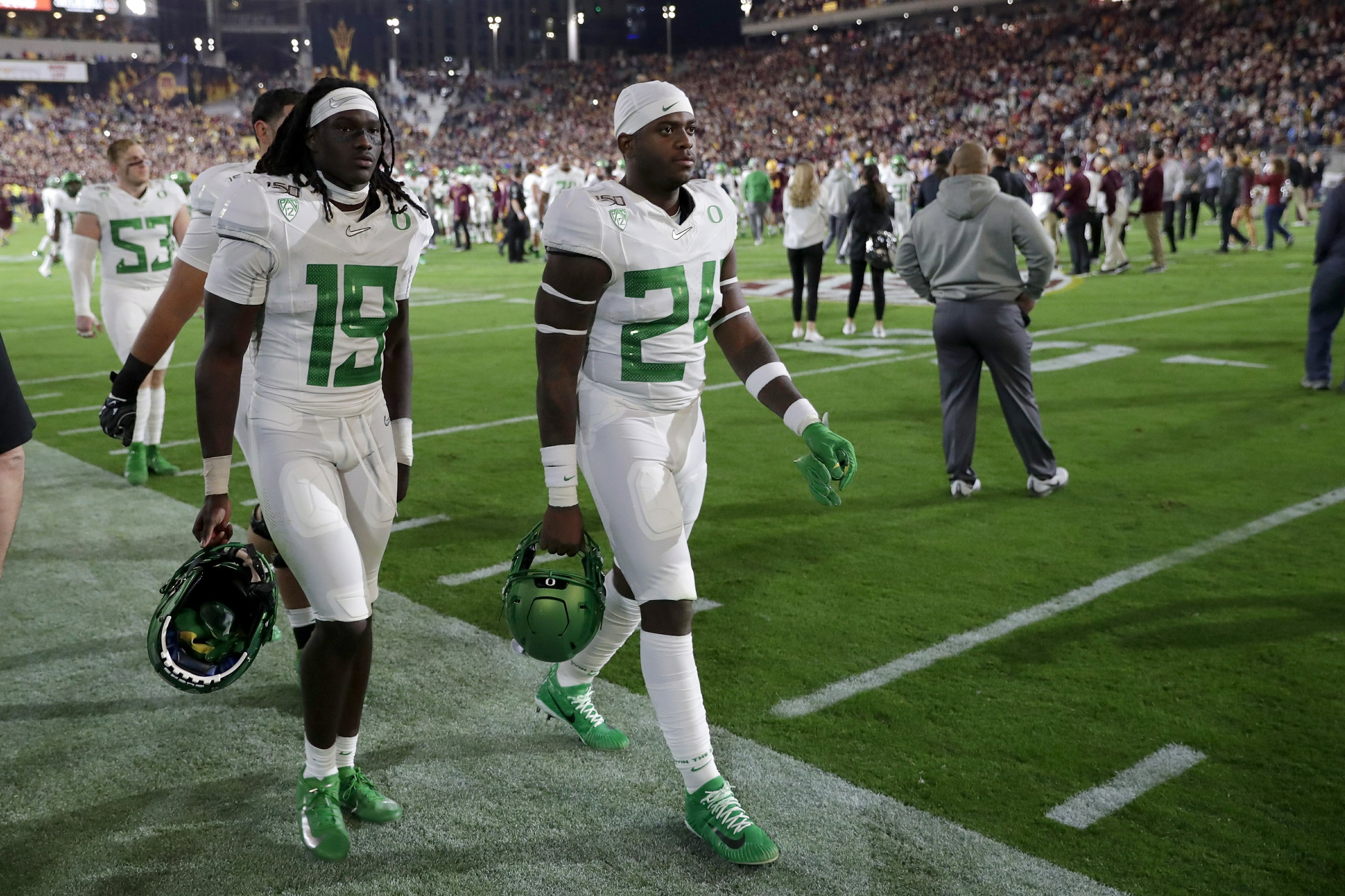 Oregon looks to rebound against Oregon State in Civil War | AP News