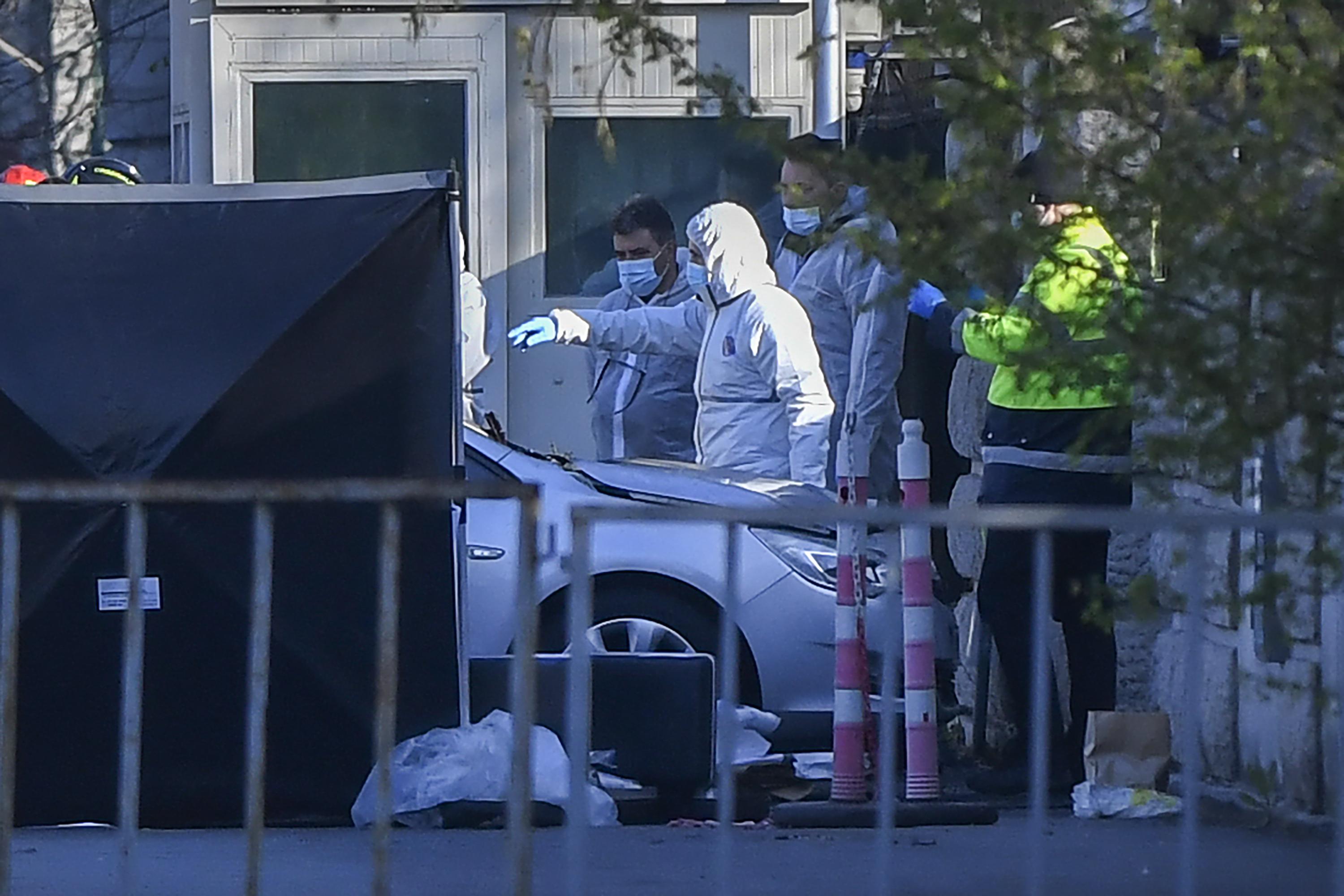 Car Rams Russian Embassy Gate In Romania Driver Dead Ap News