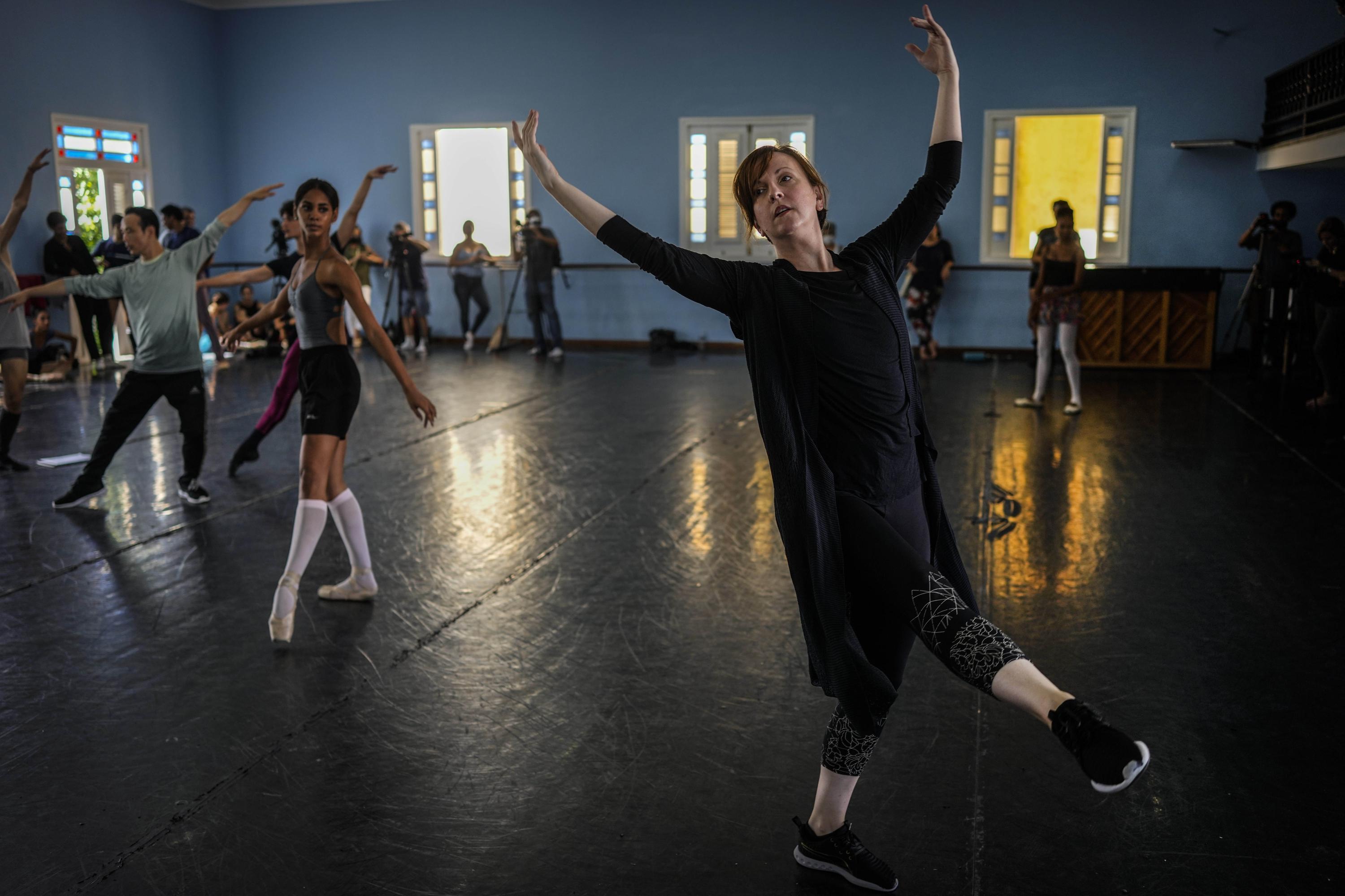 Jessica Lang comienza montaje de ballet en La Habana | AP News