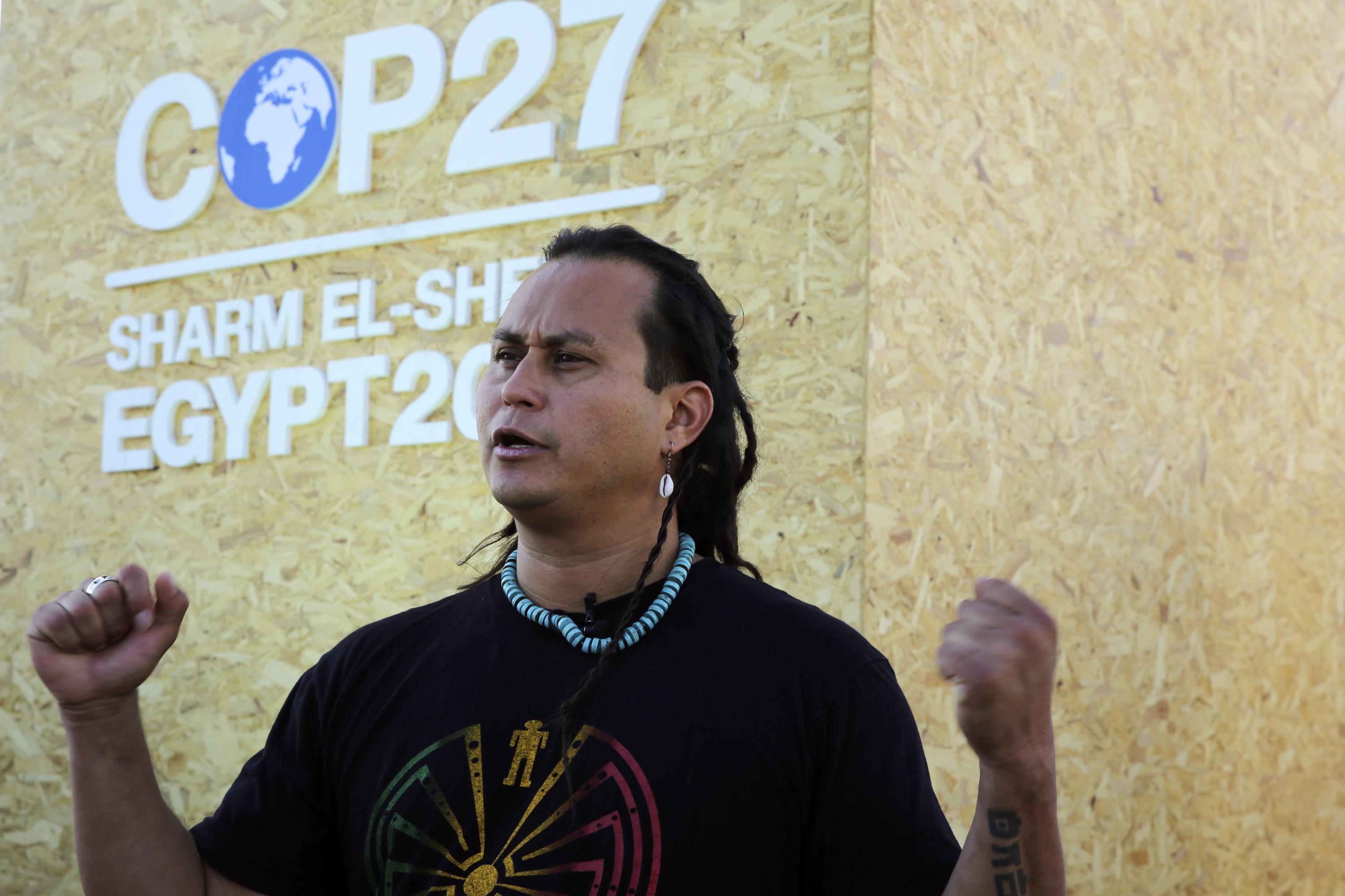 Activistas protestan por cambio climático en COP27 | AP News