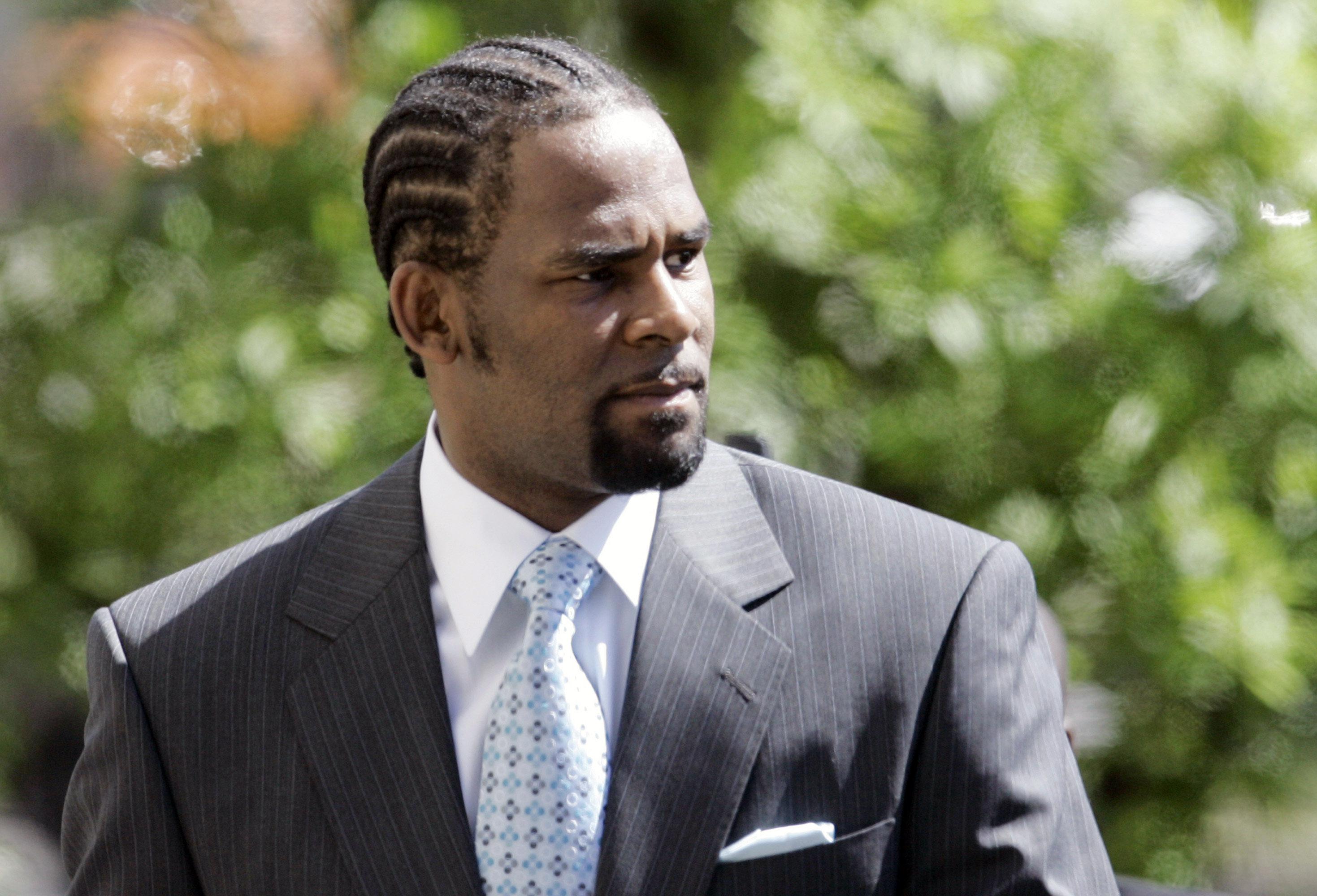 Prosecutors: R. Kelly should get at least 25 years in prison | AP News
