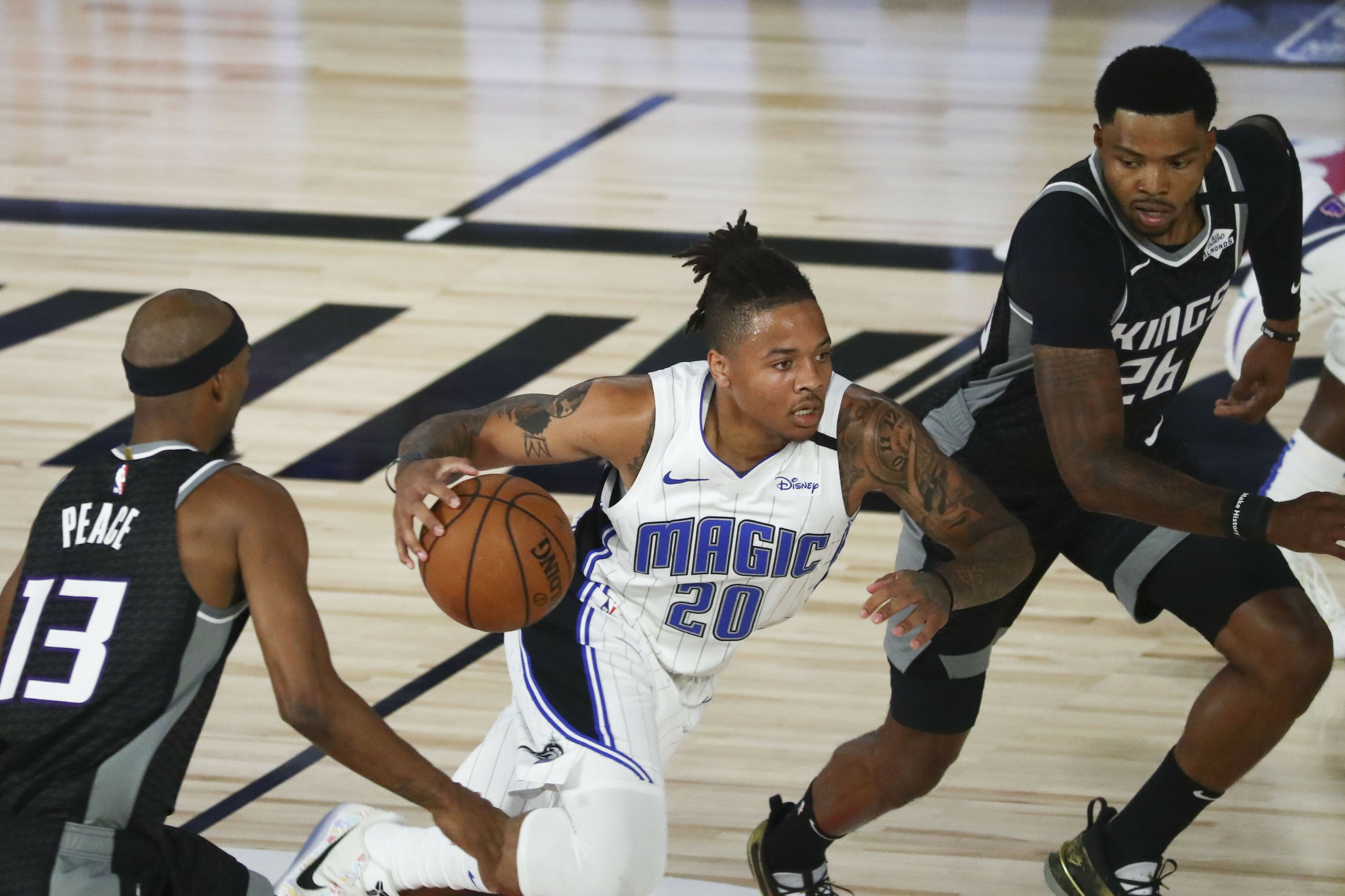 Magic mantiene racha ante Kings; su 5to triunfo en fila | AP News