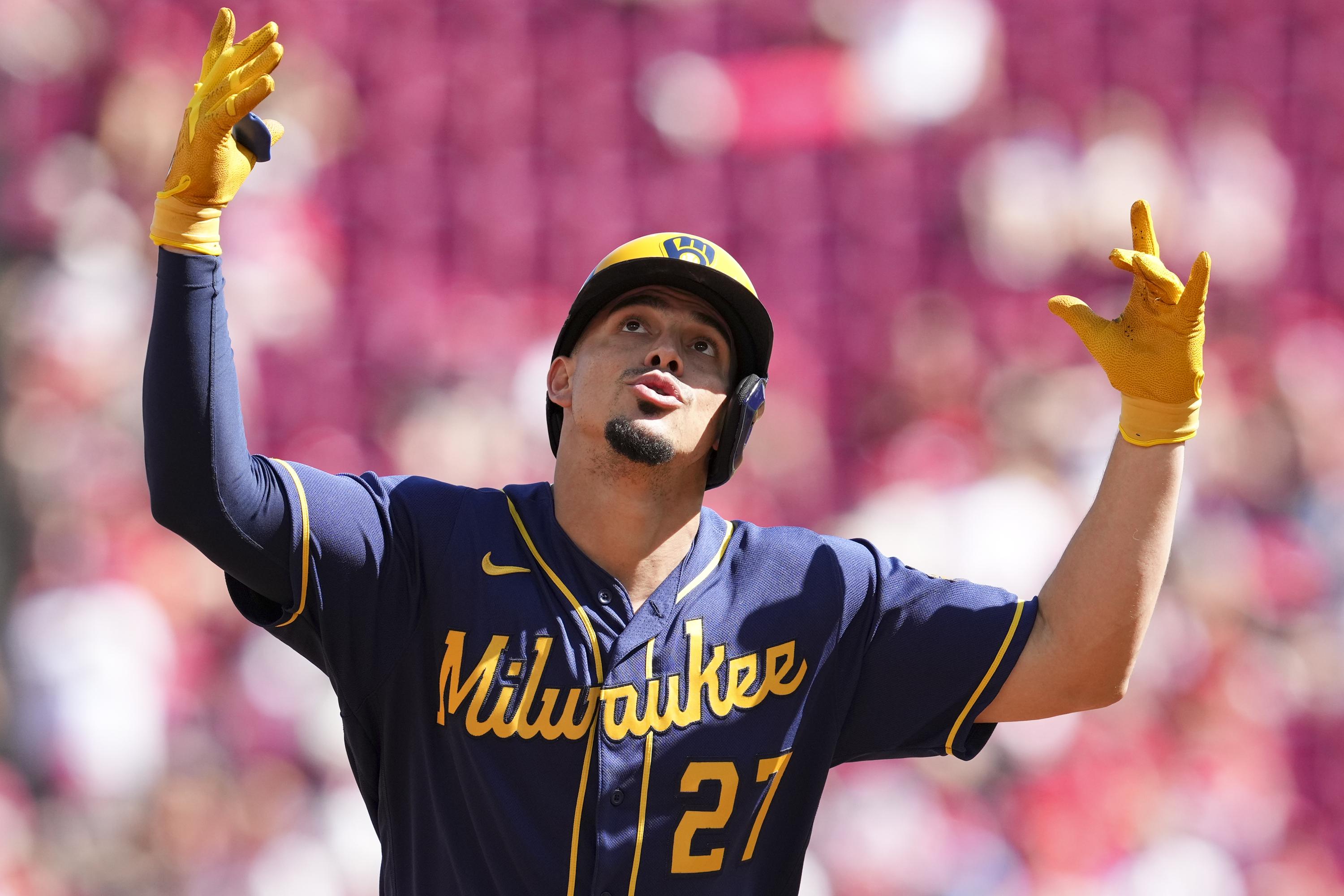 Adames y Renfroe dan triunfo a Cerveceros ante Rojos | AP News