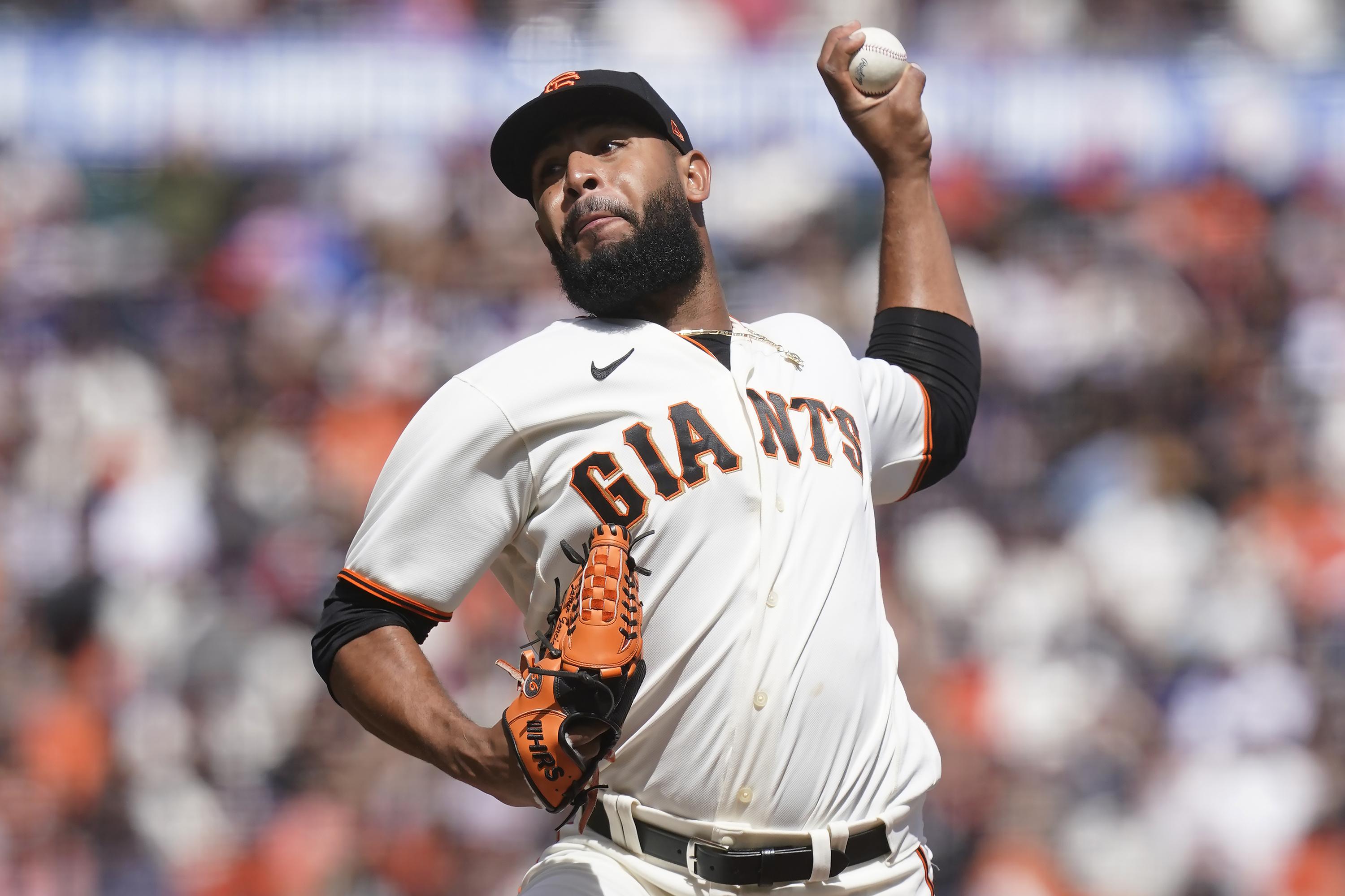 Heliot Ramos luce con Gigantes ante Miami al debutar en MLB | AP News