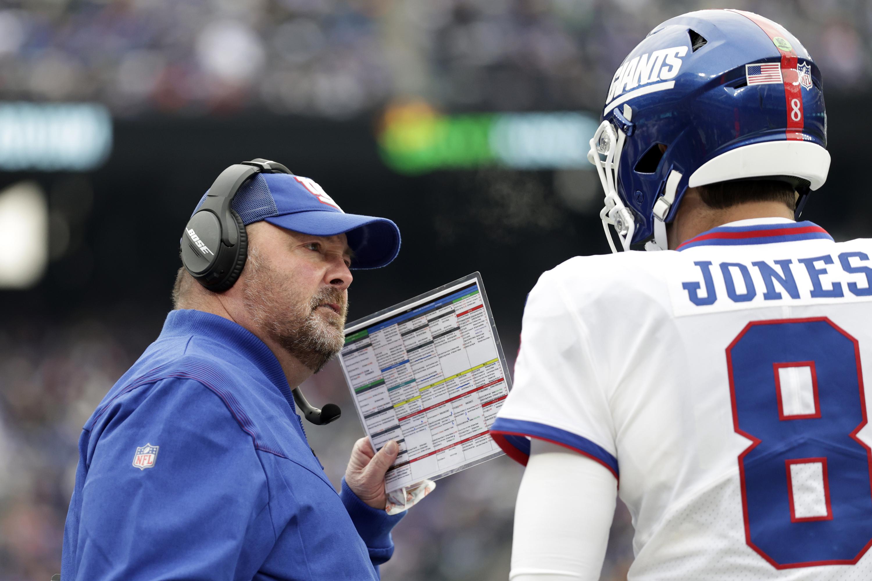 Giants shut down Daniel Jones for season with neck injury | AP News