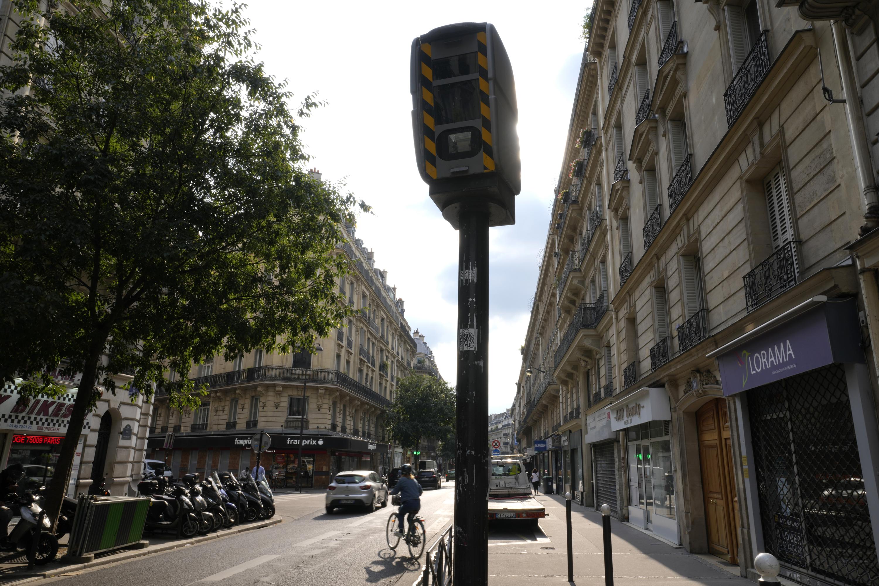 30 kph max: Paris shrinks speed limit to protect climate | AP News