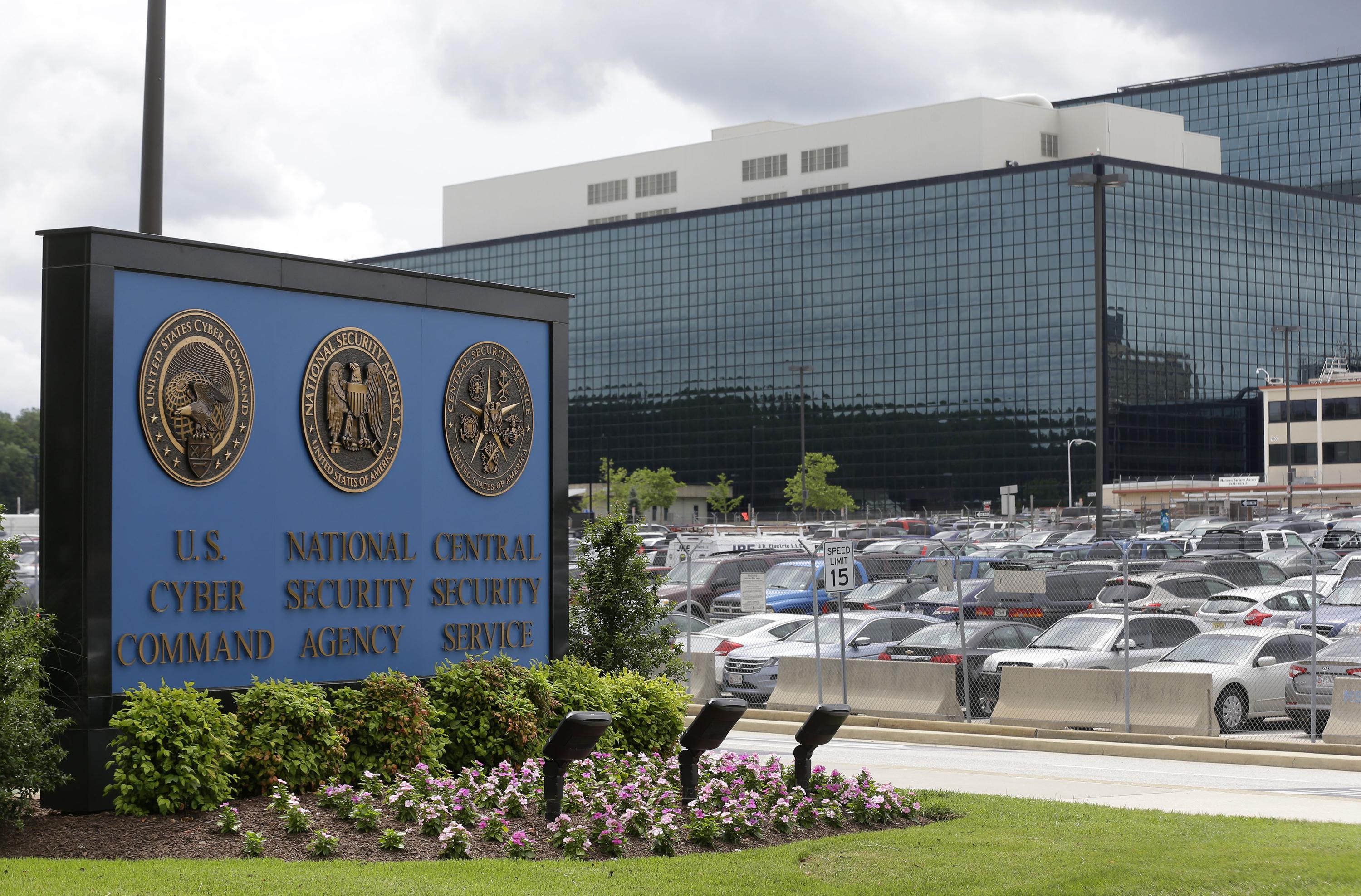 Ex-NSA worker charged with trying to sell US secrets | AP News