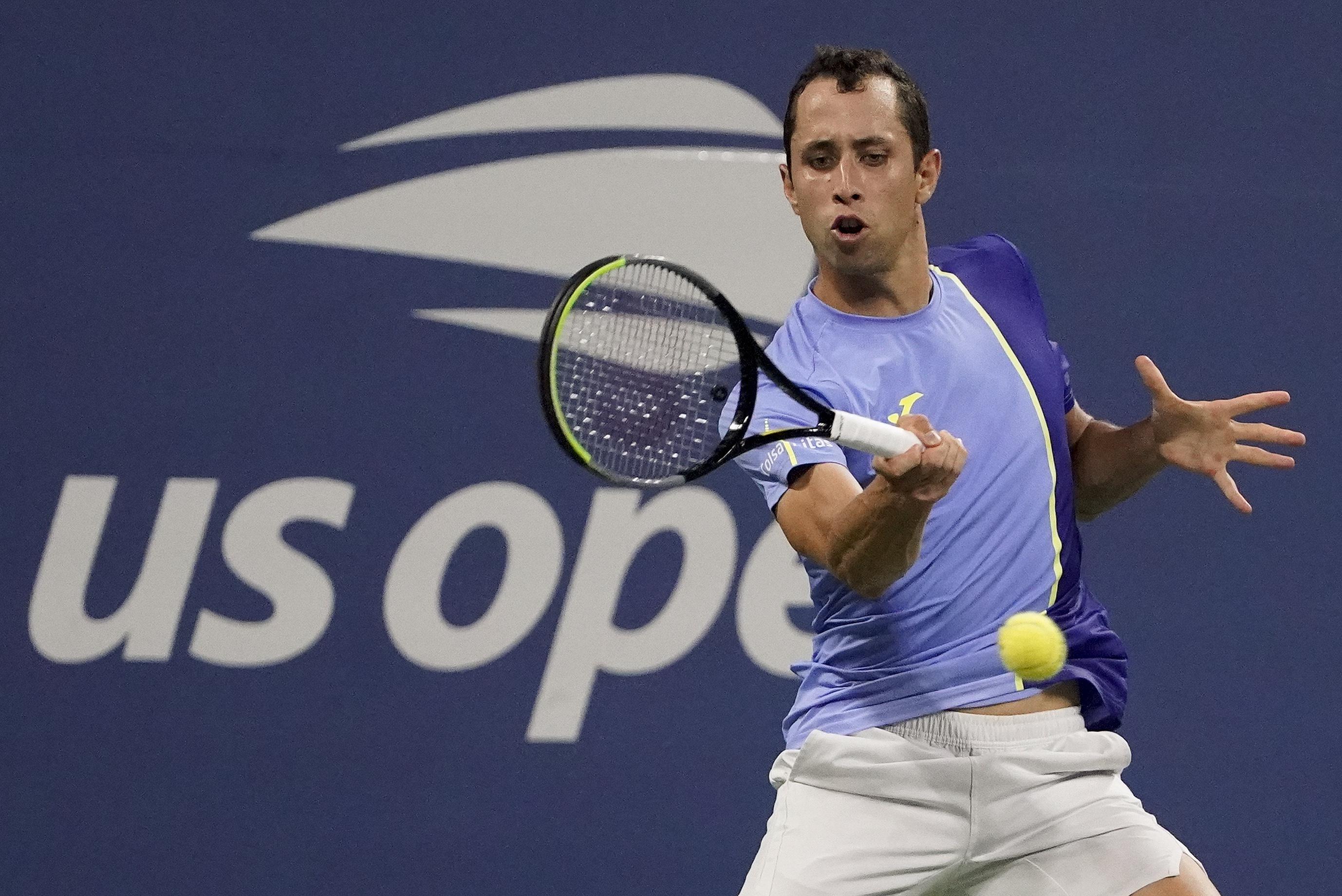 Galán fulmina a Tsitsipas en la 1ra ronda del US Open | AP News