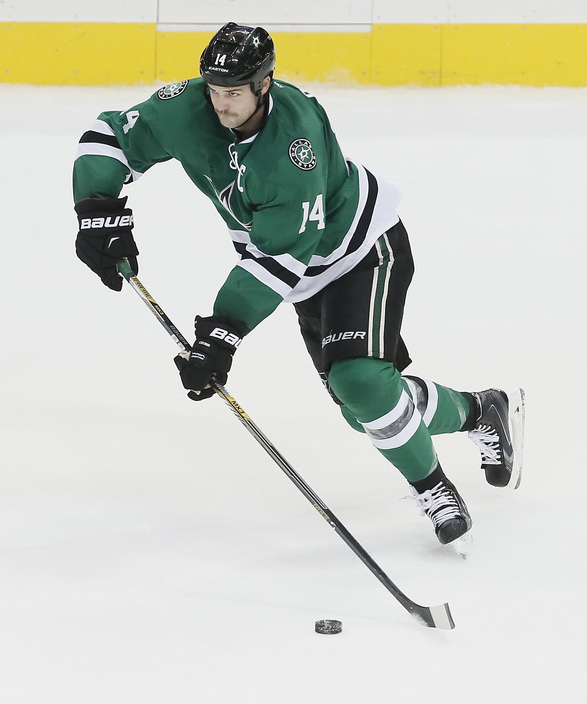Benn's 2 1st-period goals lift Stars over Kings | AP News