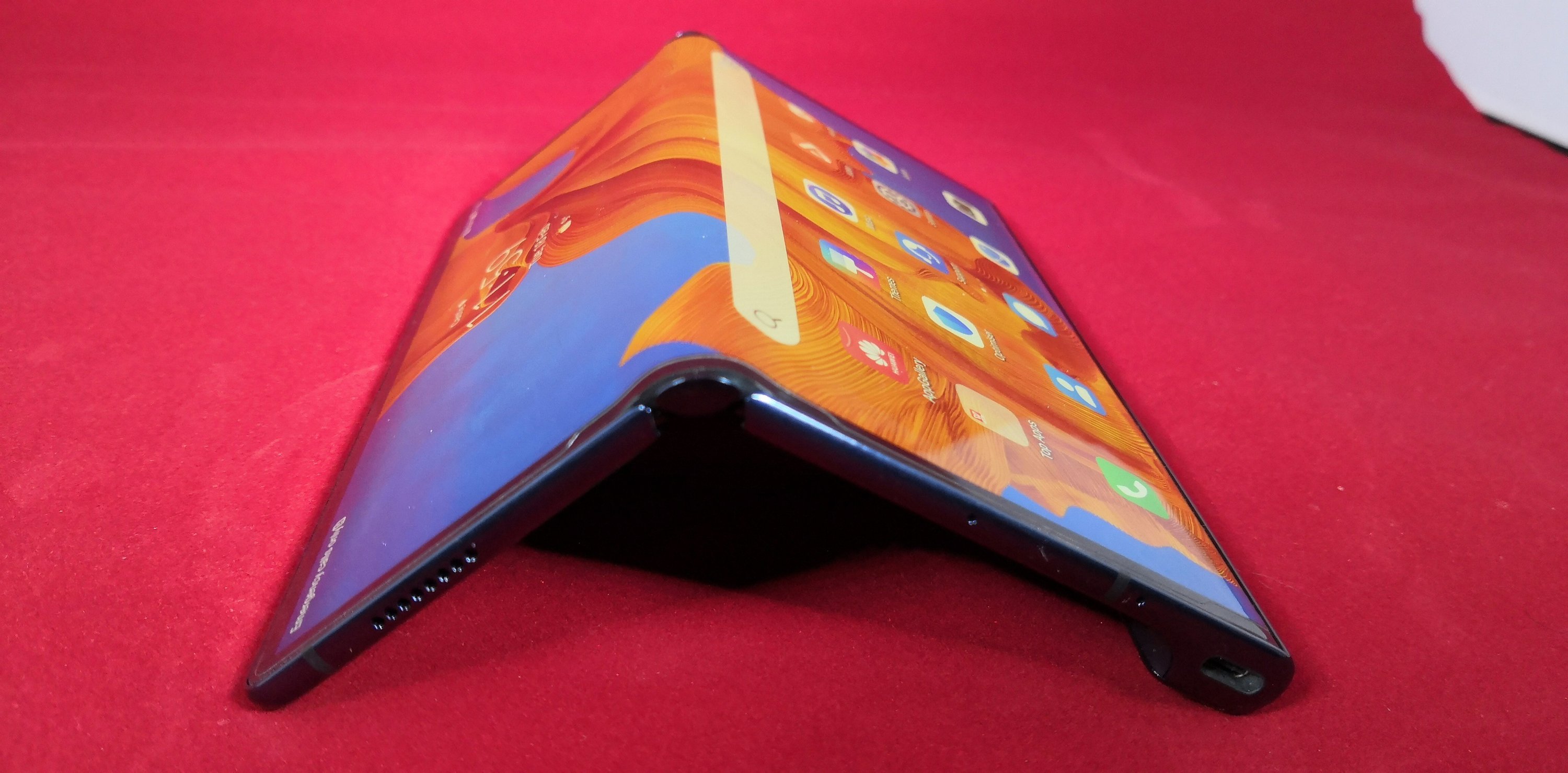 China’s Huawei debuts latest version of folding phone | AP News
