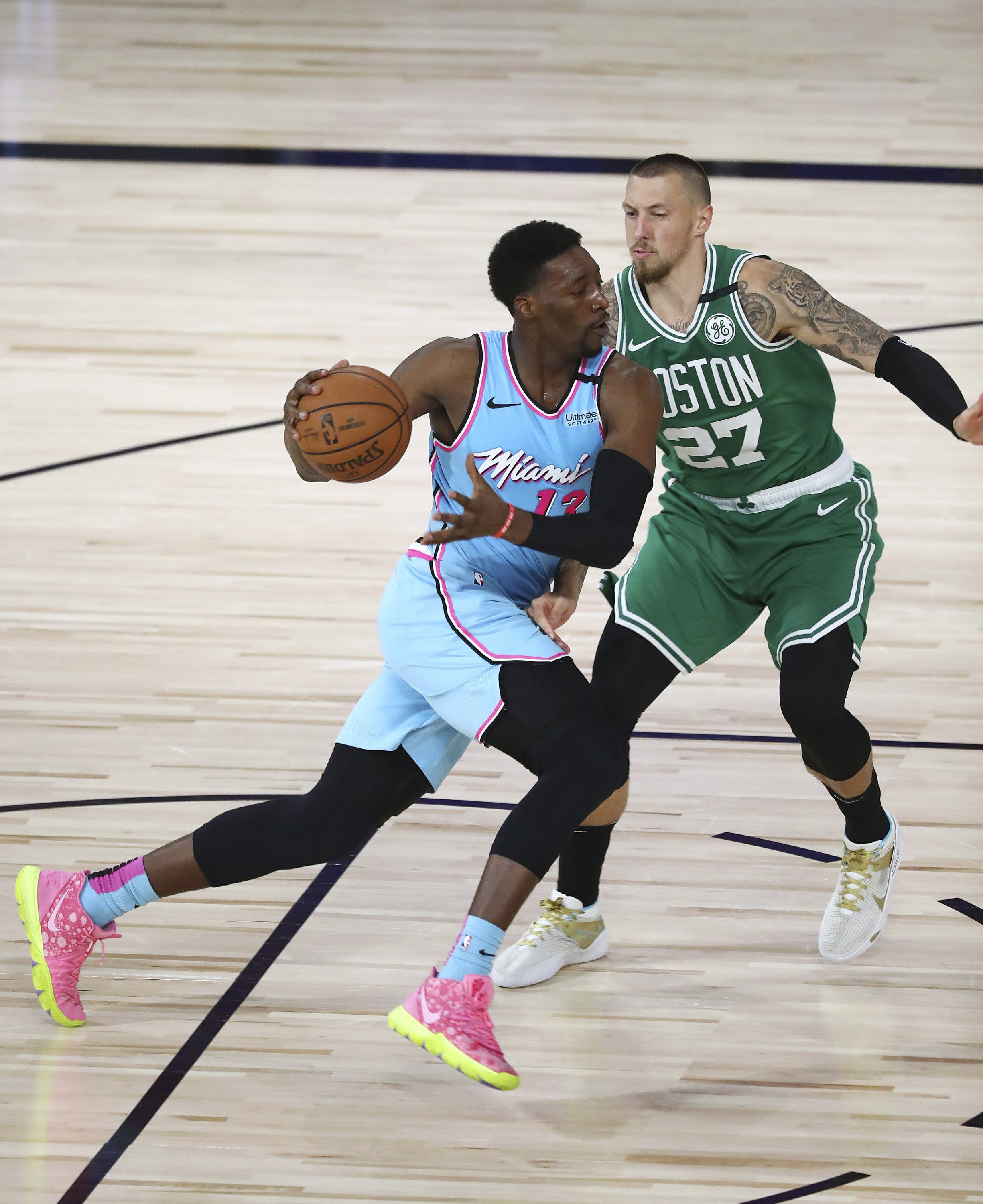 Adebayo logra 21 puntos y Heat se impone 111-106 a Boston | AP News