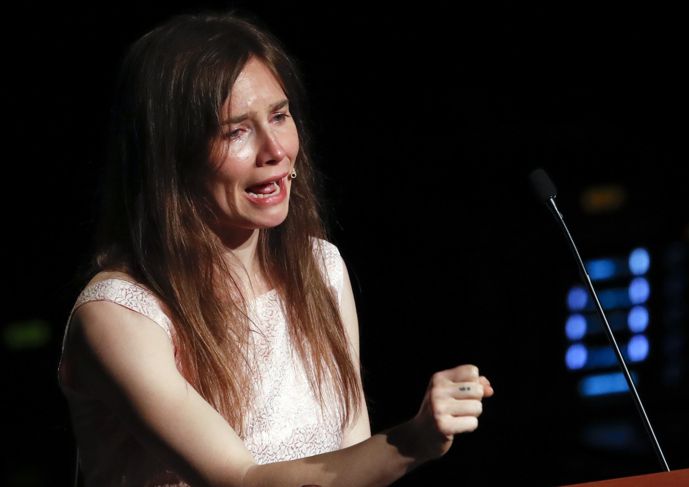 Knox accuses media of having built false story around her | AP News