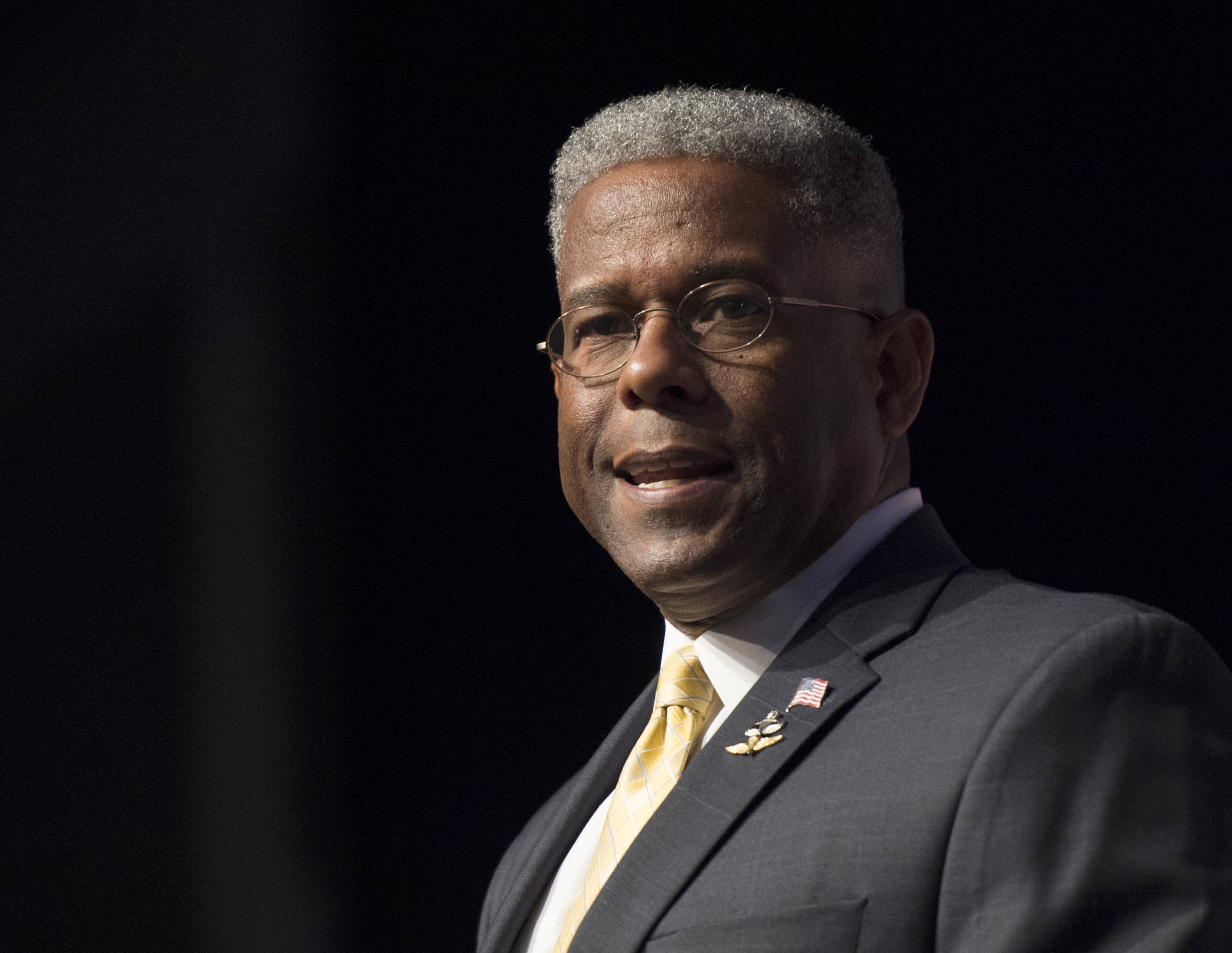 Ex-congressman Allen West of Florida injured in Texas crash | AP News