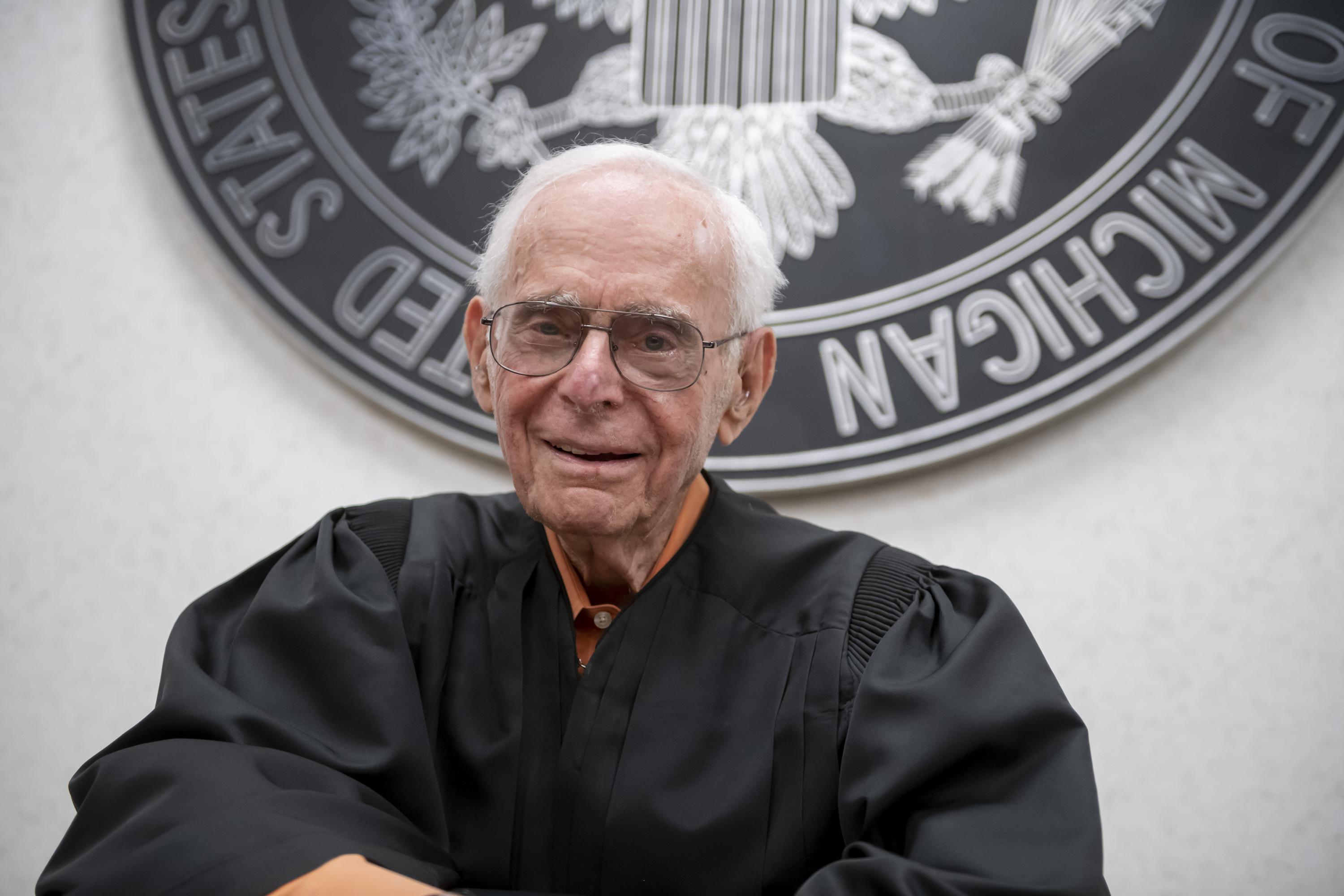Avern Cohn, retired judge who served for 40 years, dies | AP News