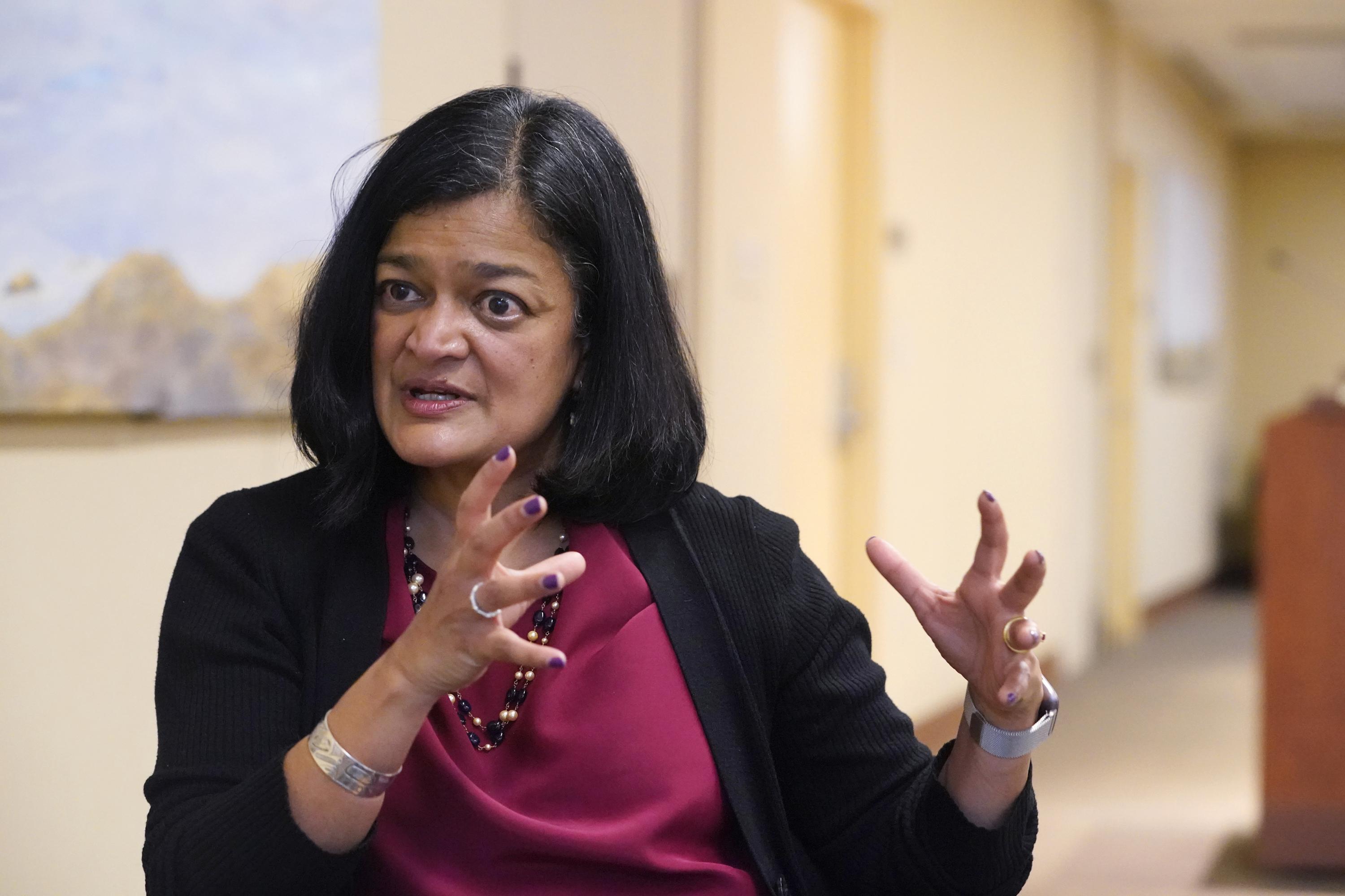 Man accused in threats to kill Rep. Pramila Jayapal charged | AP News