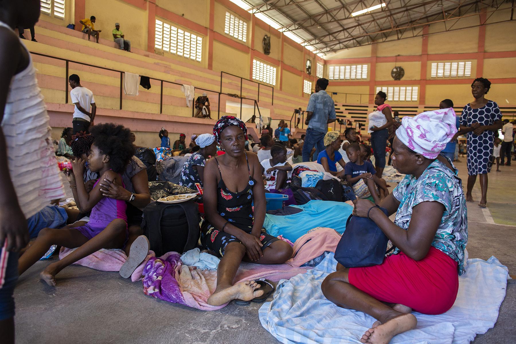 Report: Gang violence displaces thousands in Haiti's capital | AP News
