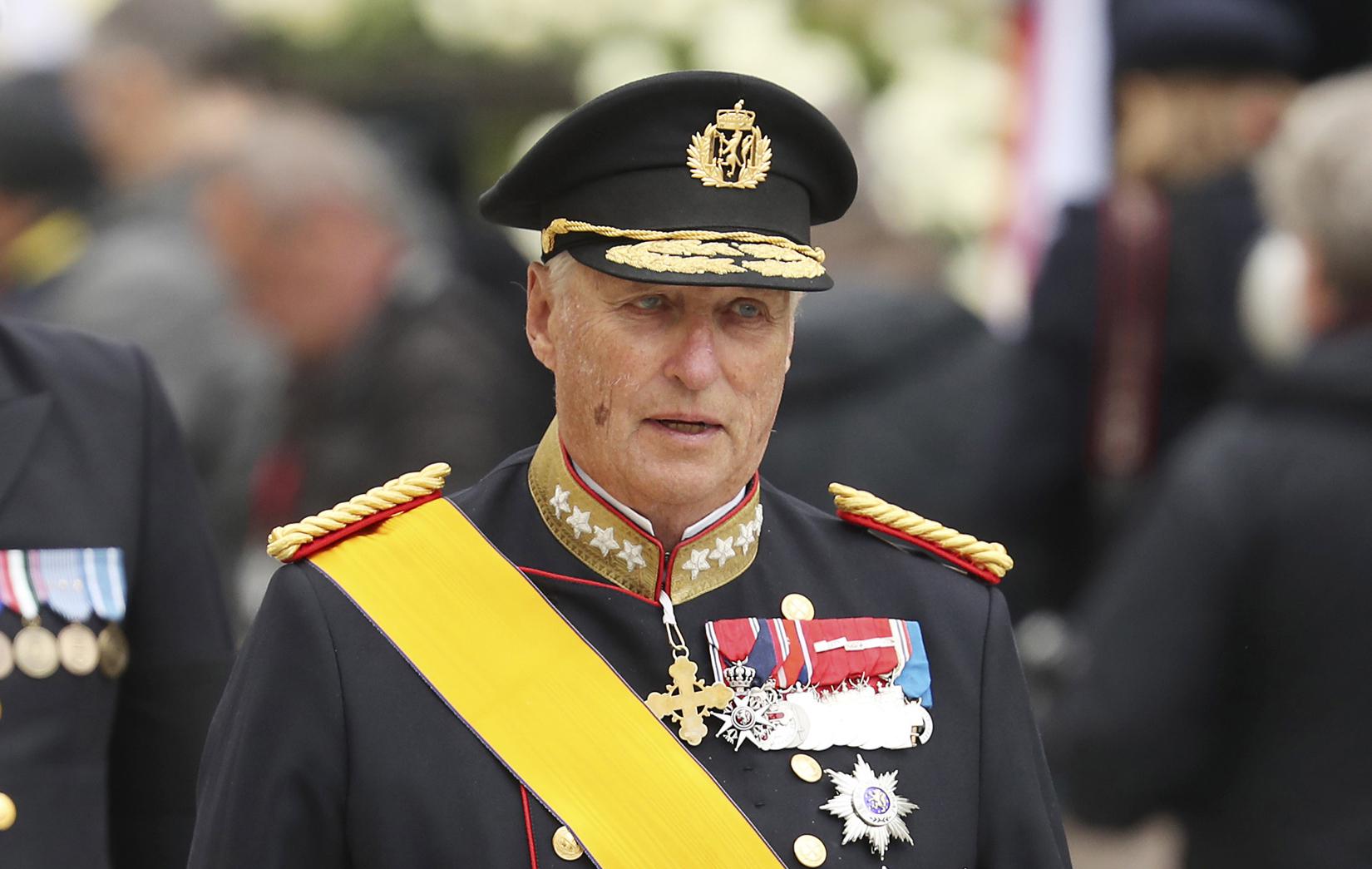 El rey Harald V de Noruega da positivo al COVID-19 | AP News