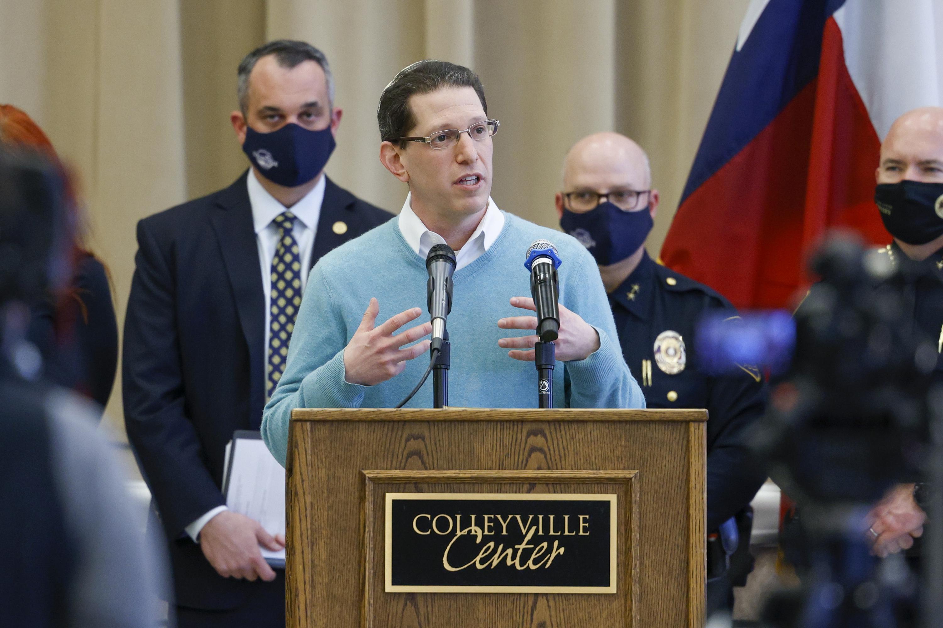 Texas hostages escaped synagogue as FBI SWAT team rushed in | AP News