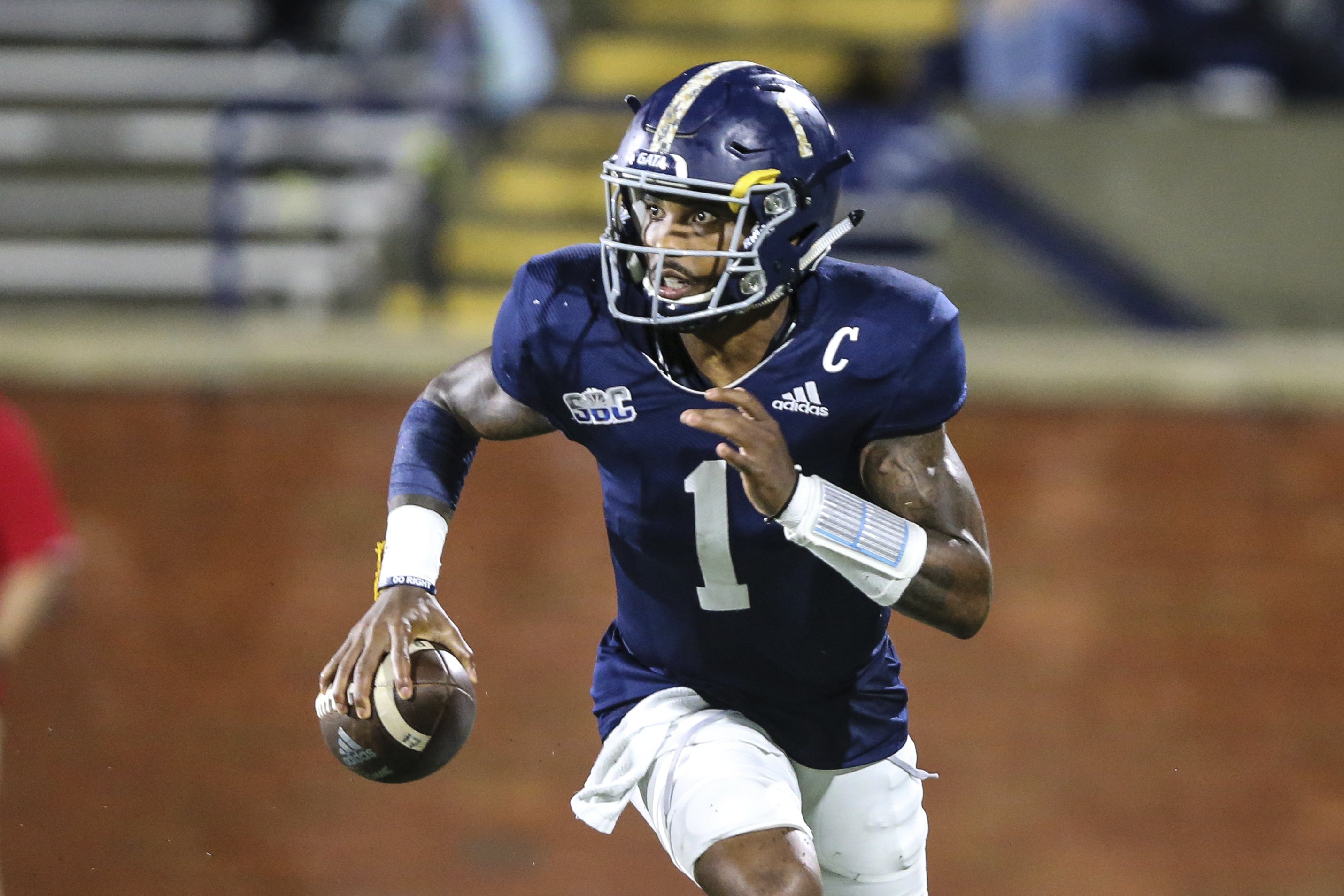 Kennedy runs for 2 TDs, Georgia Southern beats South Alabama | AP News