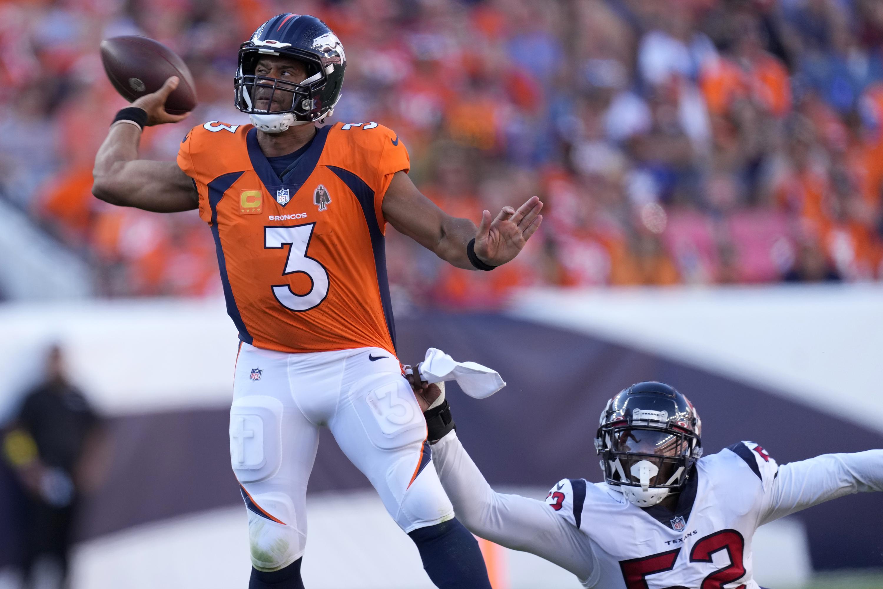 Wilson comienza lento pero Broncos vencen 16-9 a Texans | AP News