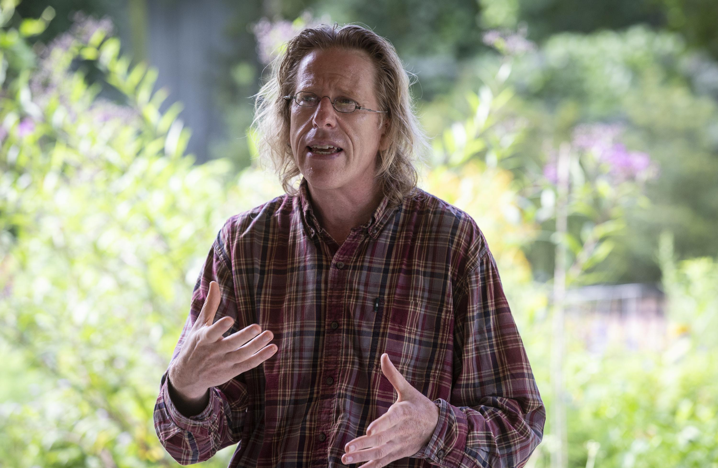 Artist envisions clock based on how Georgia rivers flow | AP News