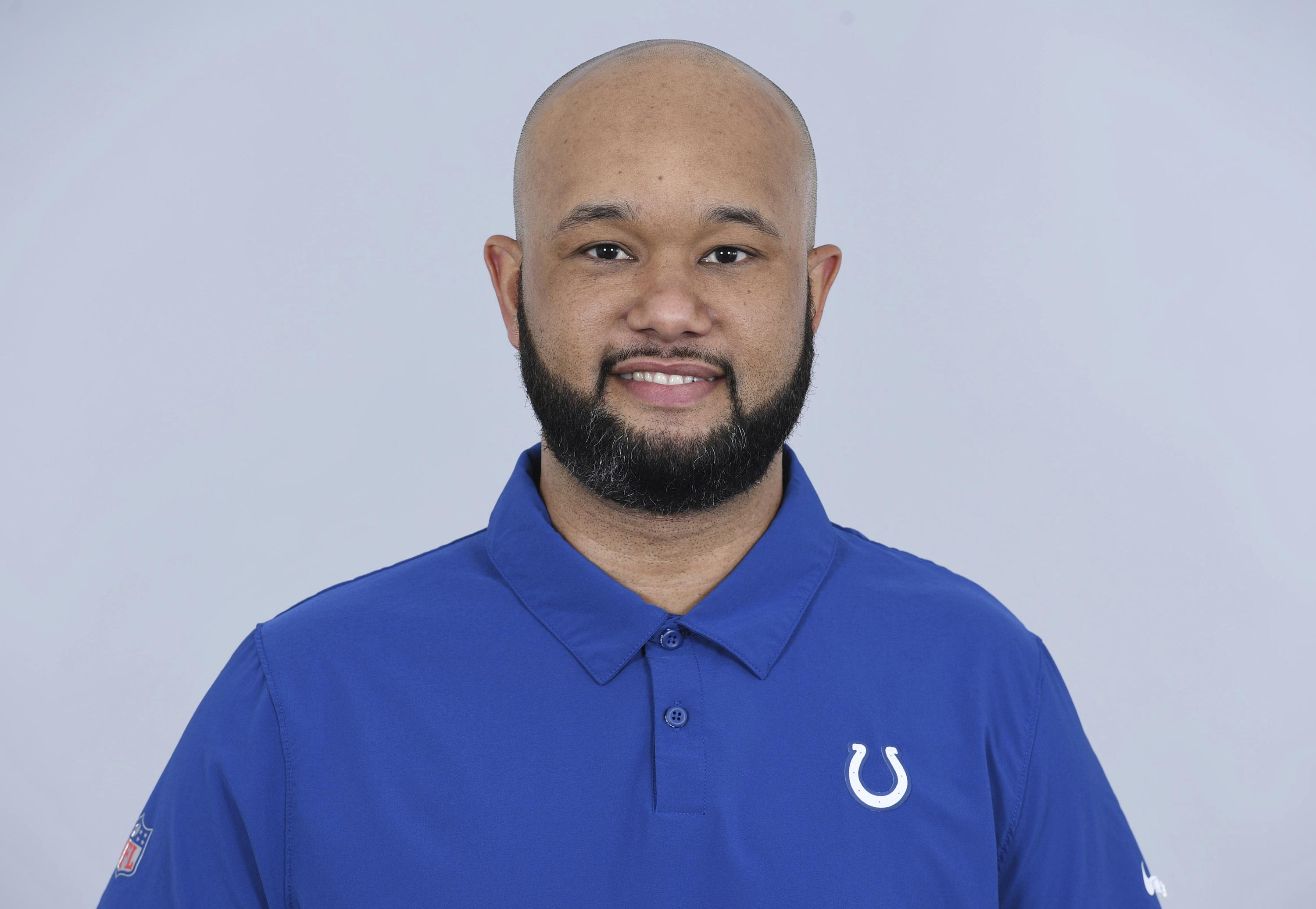 Bears hire Rowe to coach DBs under new coach Eberflus | AP News