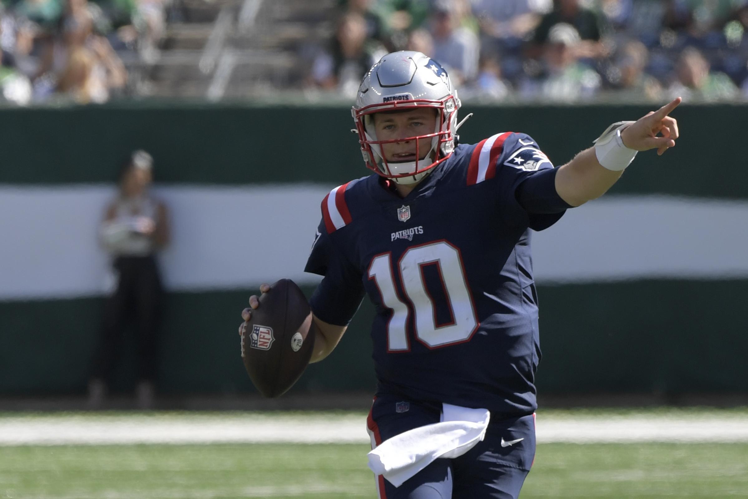 Jones, Patriots breeze past Jets as Wilson throws 4 INTs | AP News