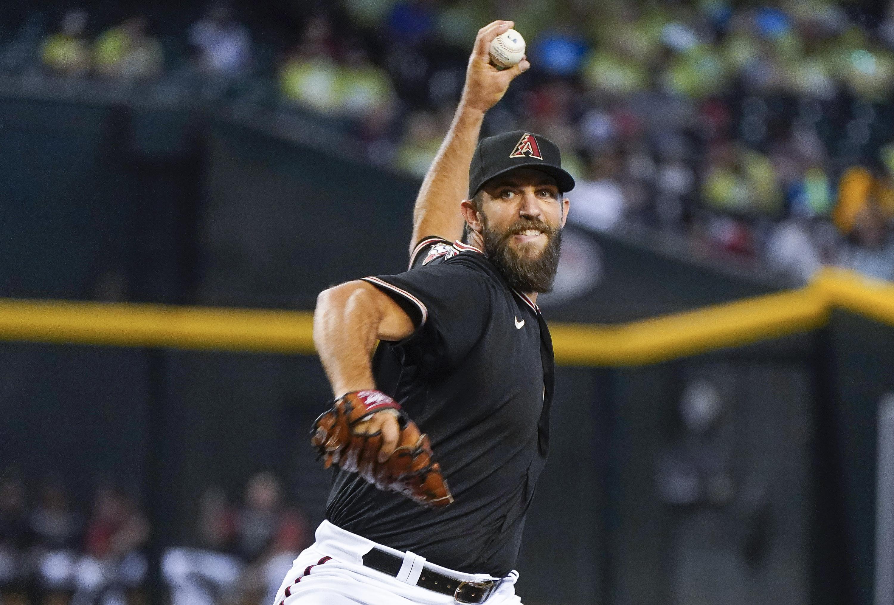 Bumgarner luce en 6 innings; Diamondbacks arrollan | AP News