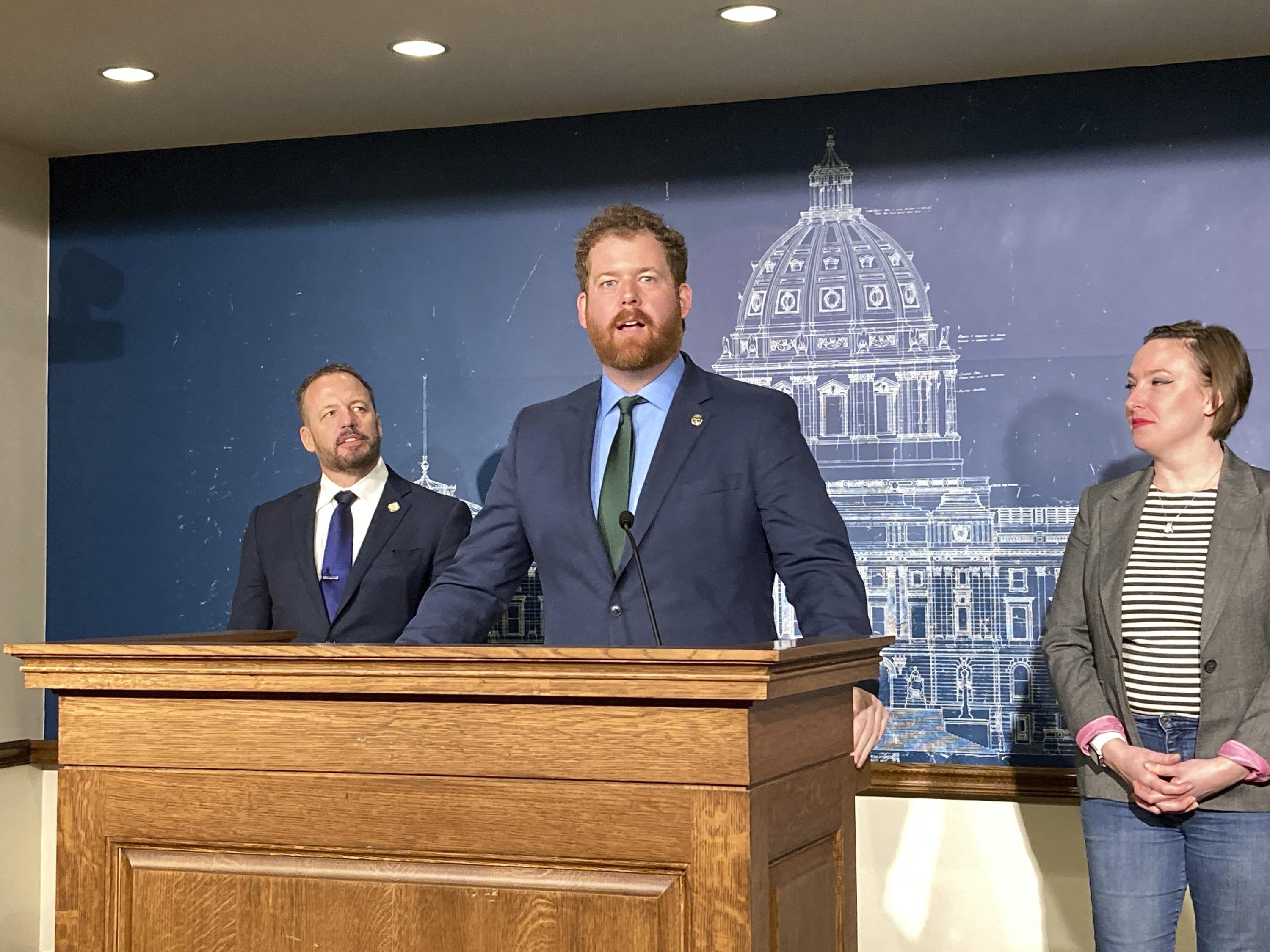 Sports betting is back on agenda at Minnesota Legislature | AP News