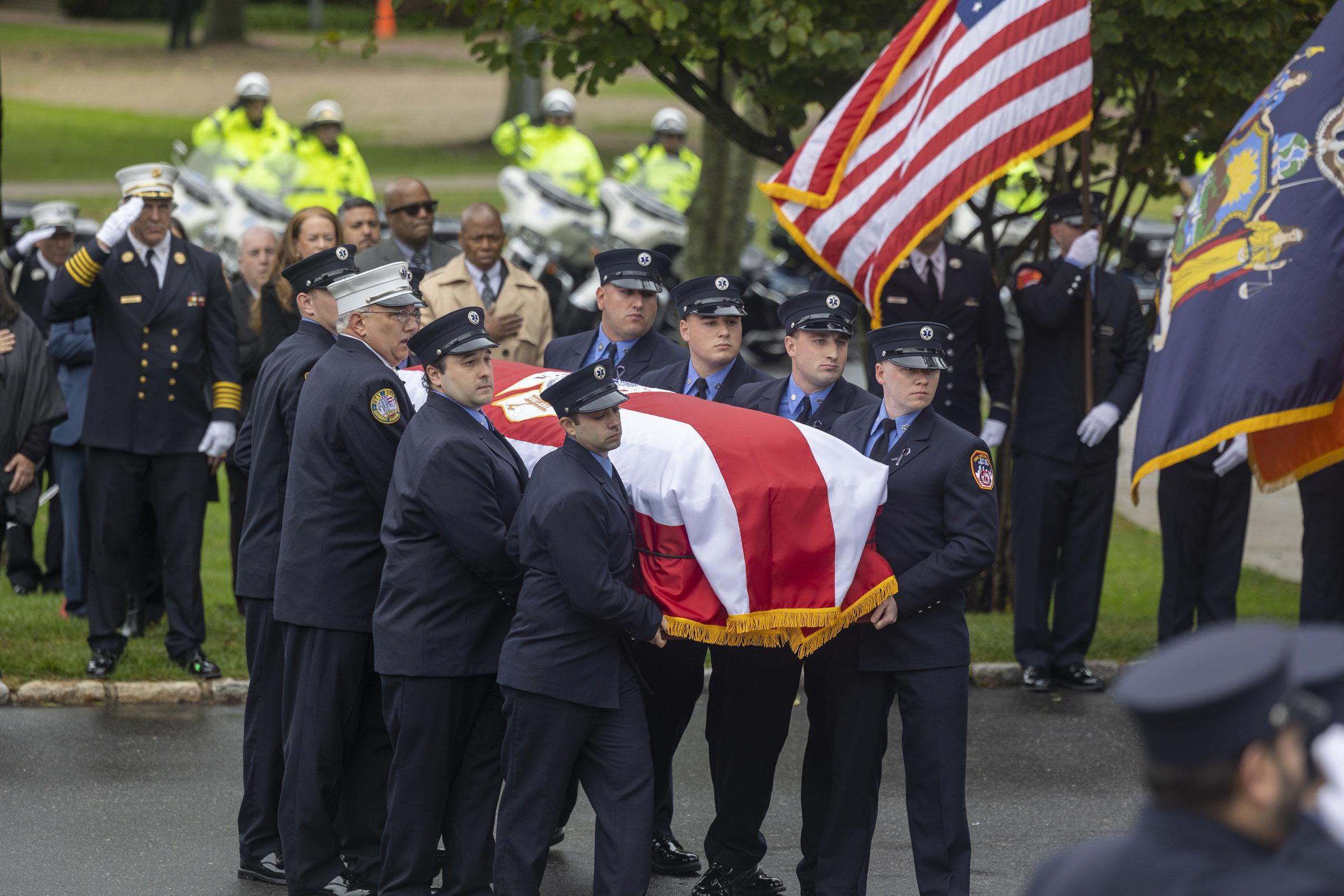 Slain NYC emergency worker remembered as dedicated, selfless | AP News