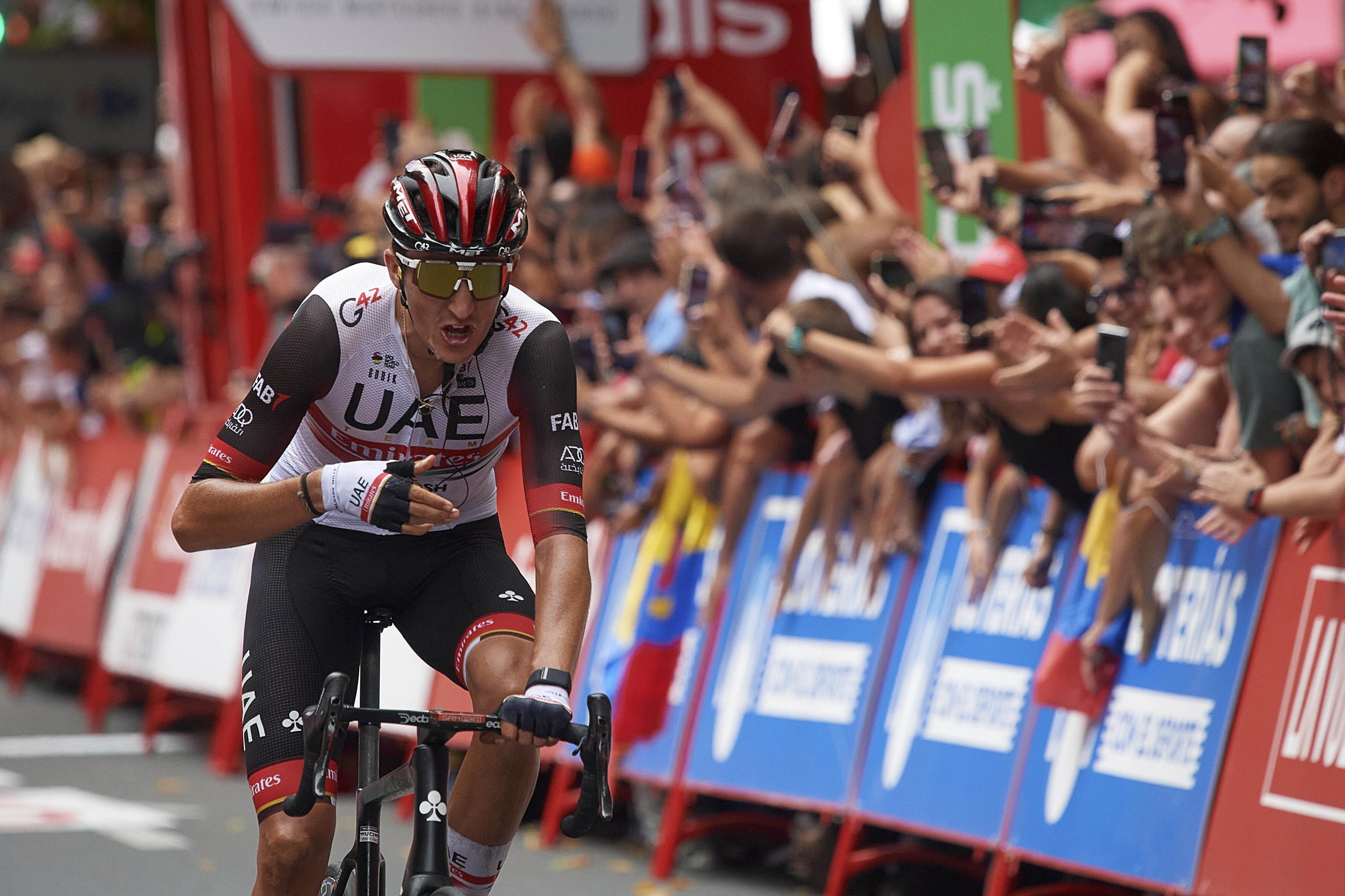 Marc Soler gives Spain 1st Grand Tour stage win in 2 years | AP News