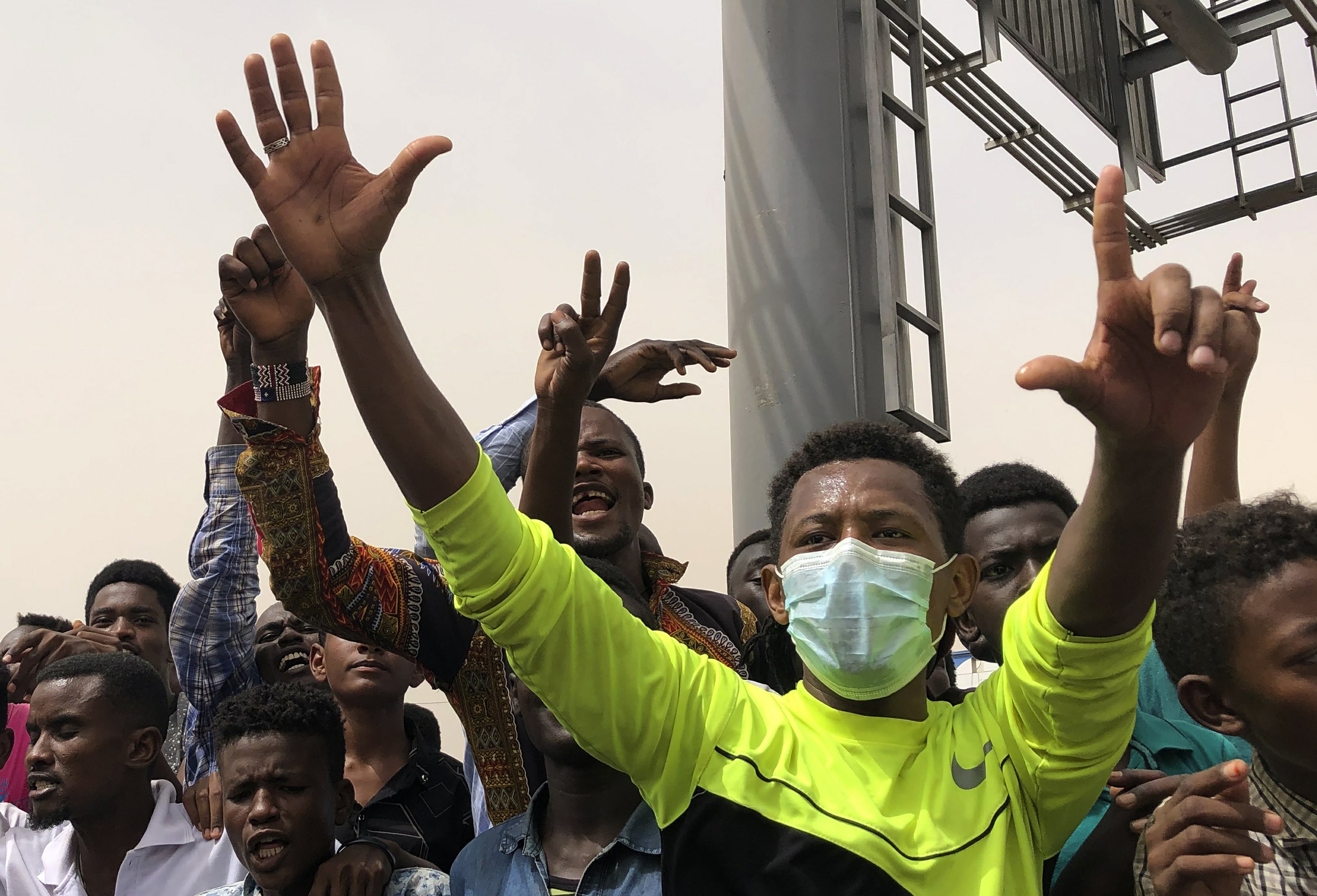 Sudan protest group says 2 leaders arrested | AP News