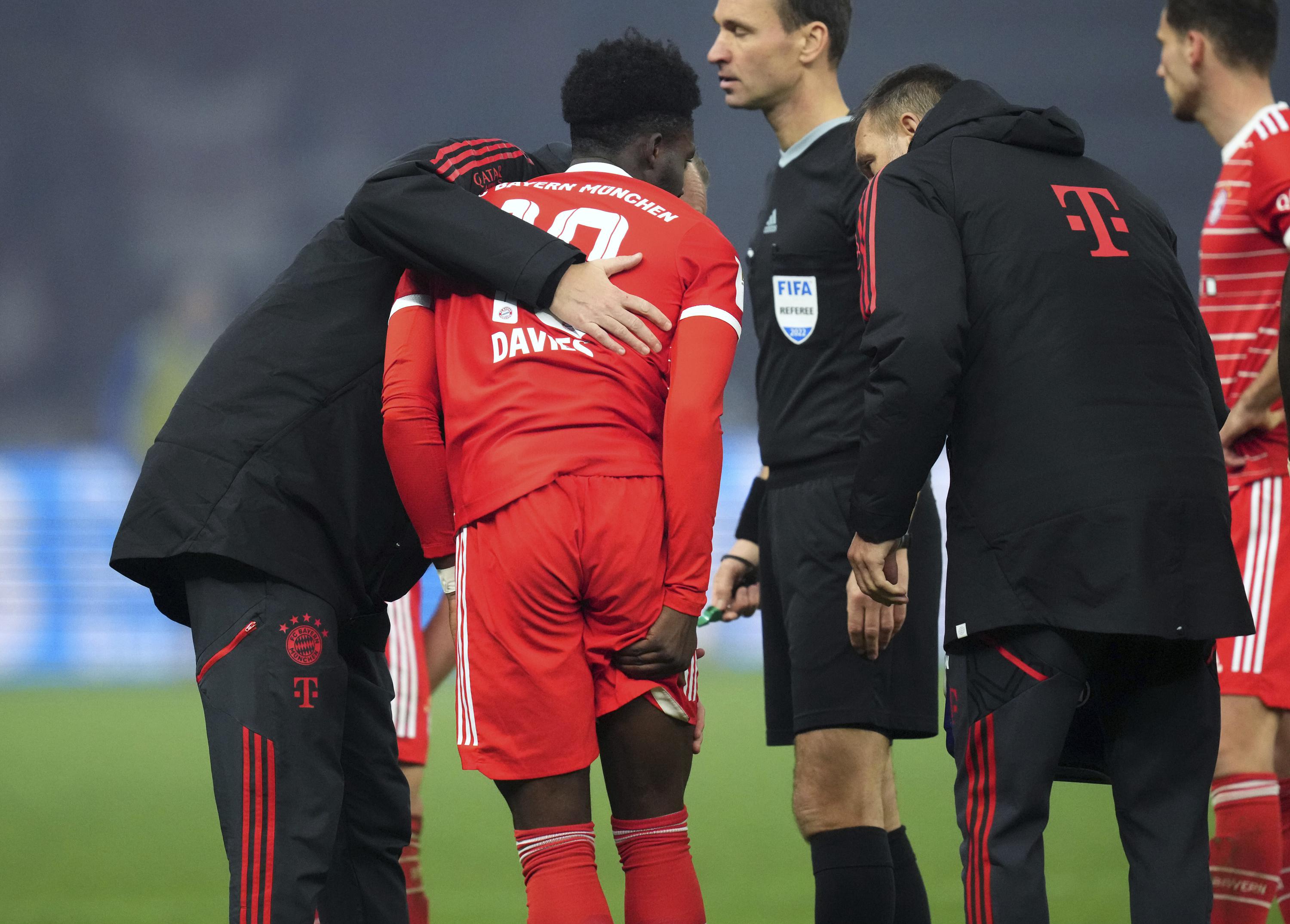 Bayern: Davies 'no corre peligro' de perderse el Mundial | AP News