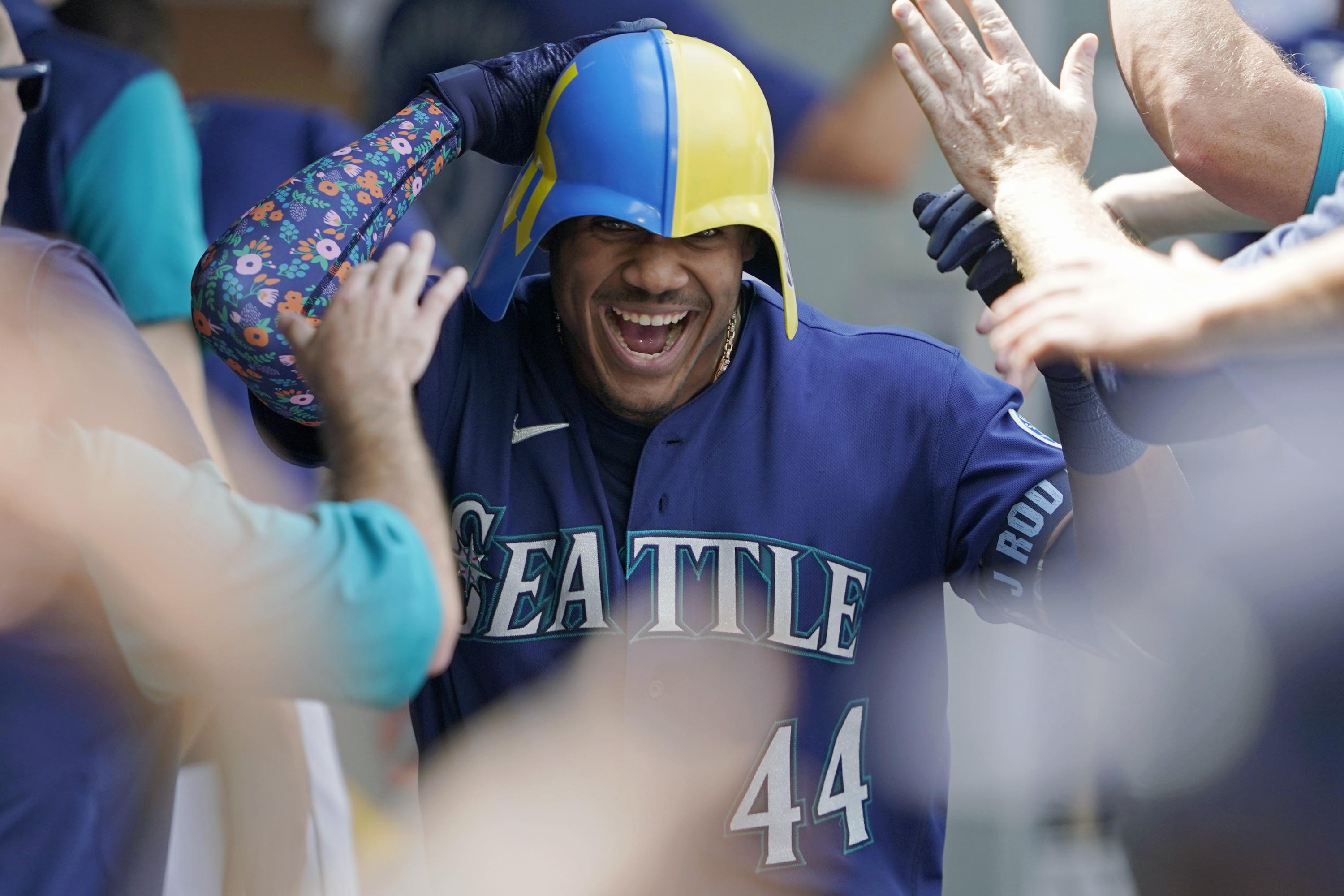 Rodríguez HR again, 3-run shot in 7th, Mariners sweep Texas | AP News
