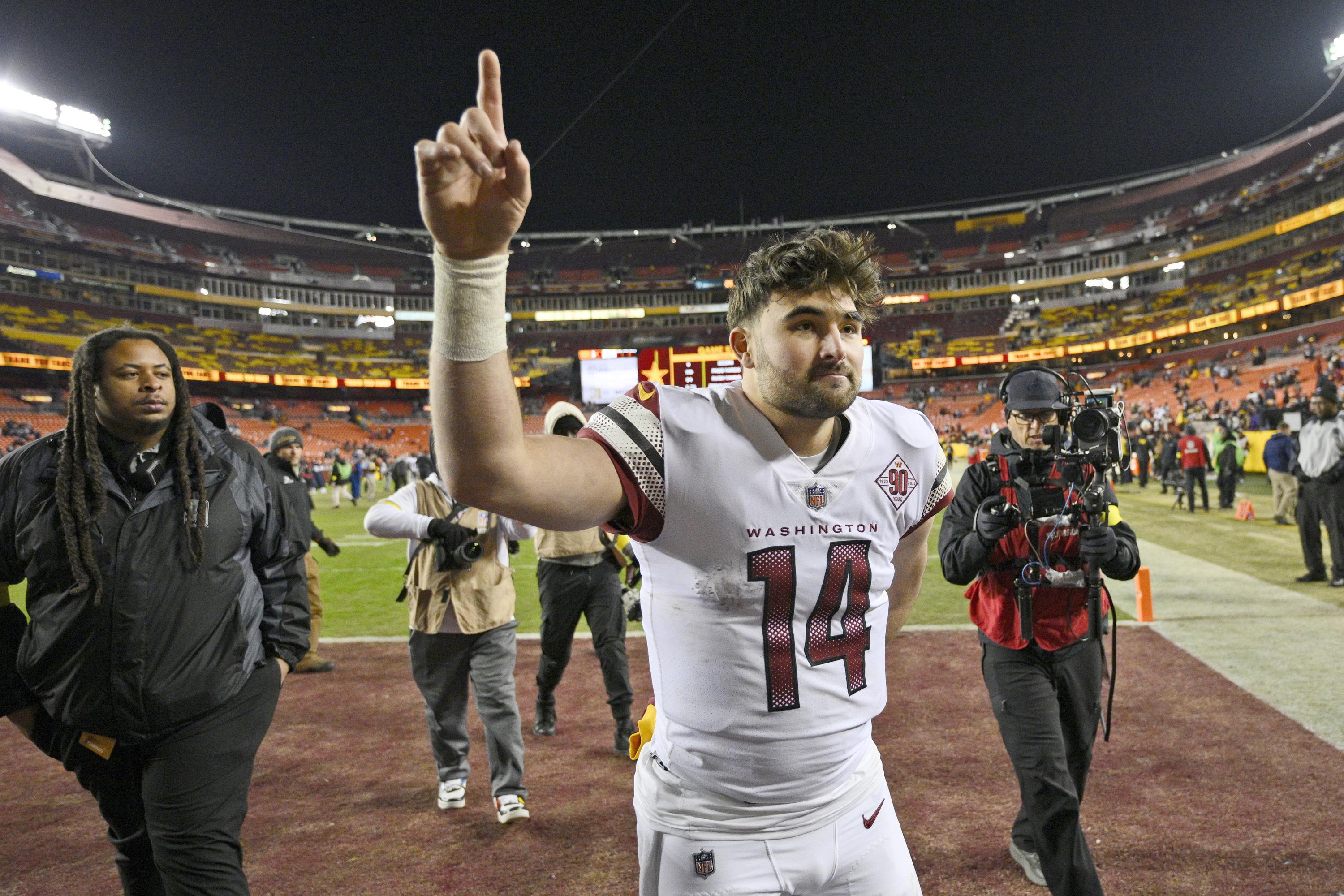 Rivera: Howell goes into spring as Commanders' starting QB | AP News