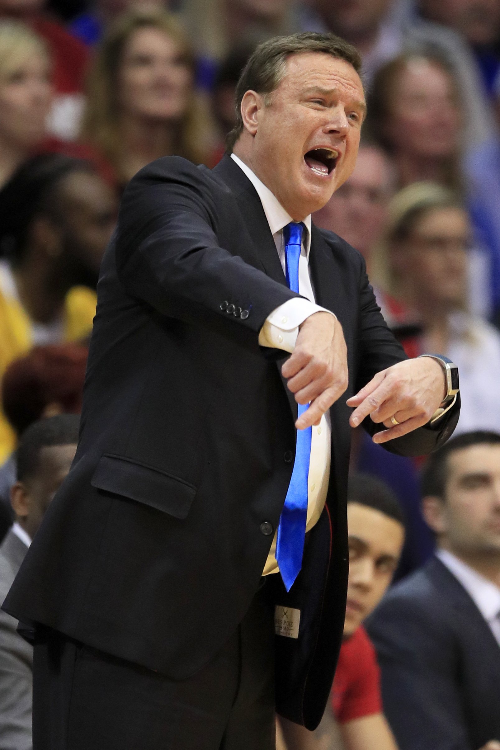 Azubuike scores career-high 31, No. 1 Kansas beats TCU 75-66 | AP News
