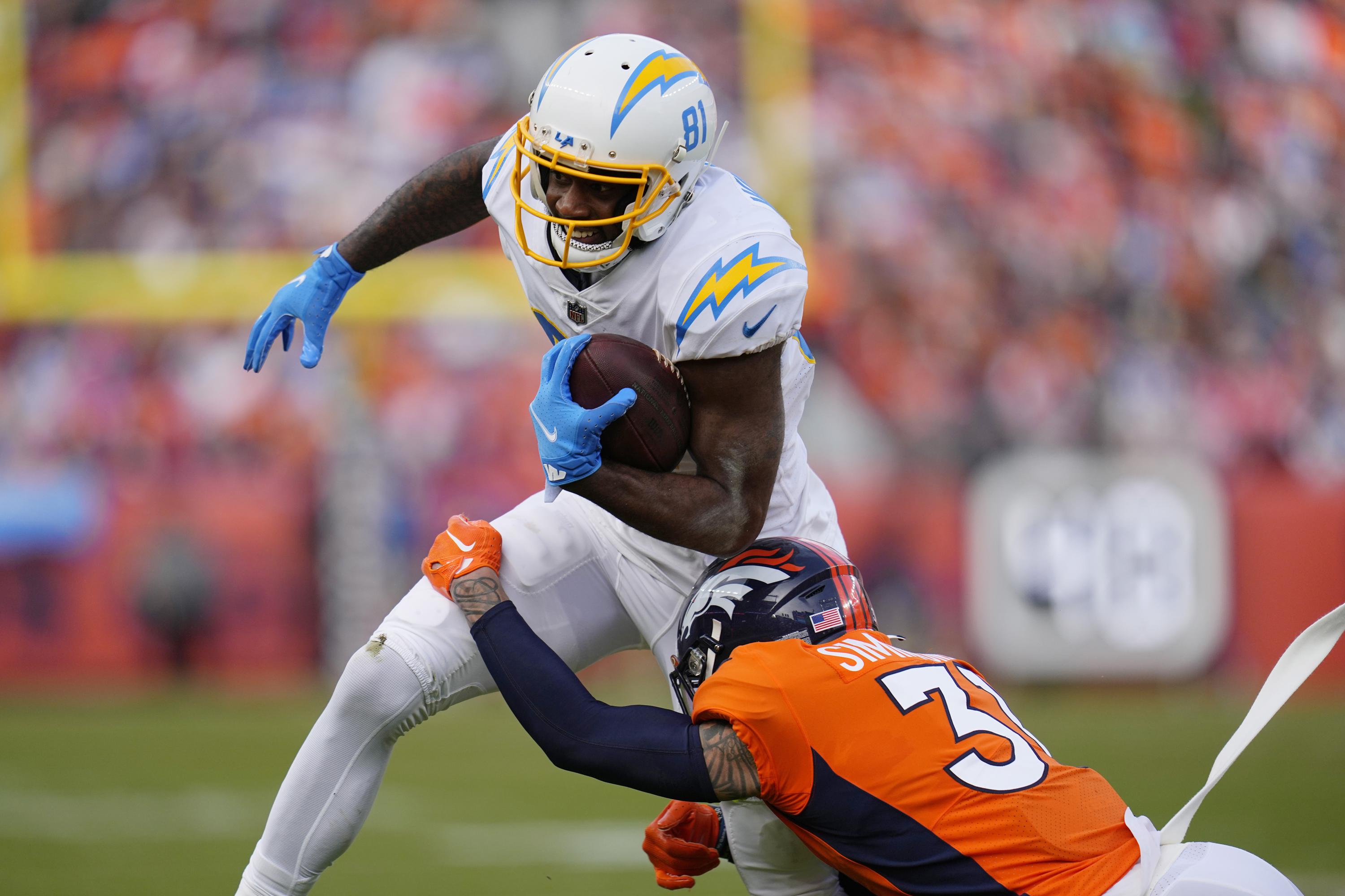 Williams, de Chargers, descartado ante Jaguars por fractura | AP News