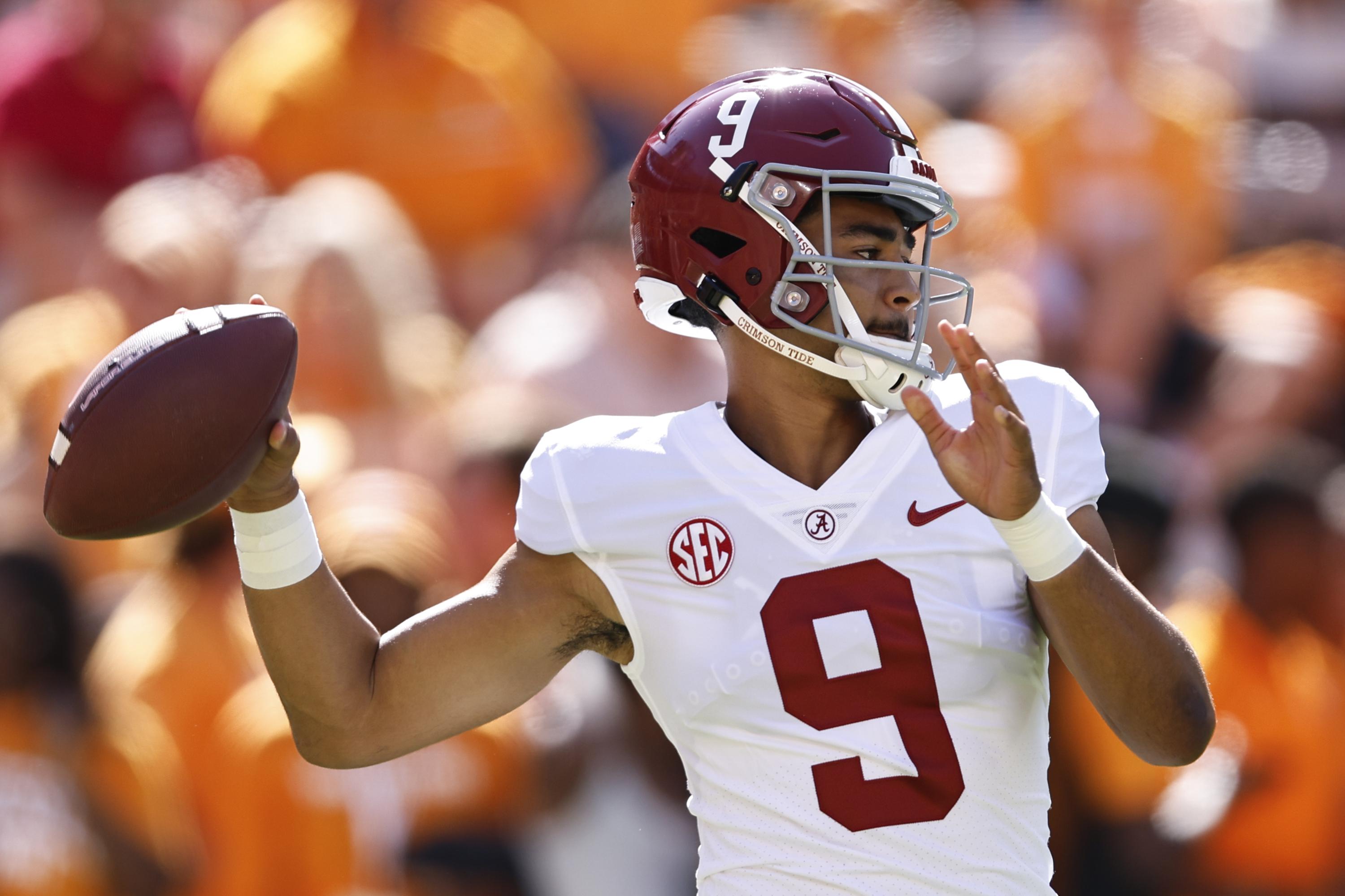 Alabama QB Young starts for No. 3 Tide vs No. 6 Vols | AP News