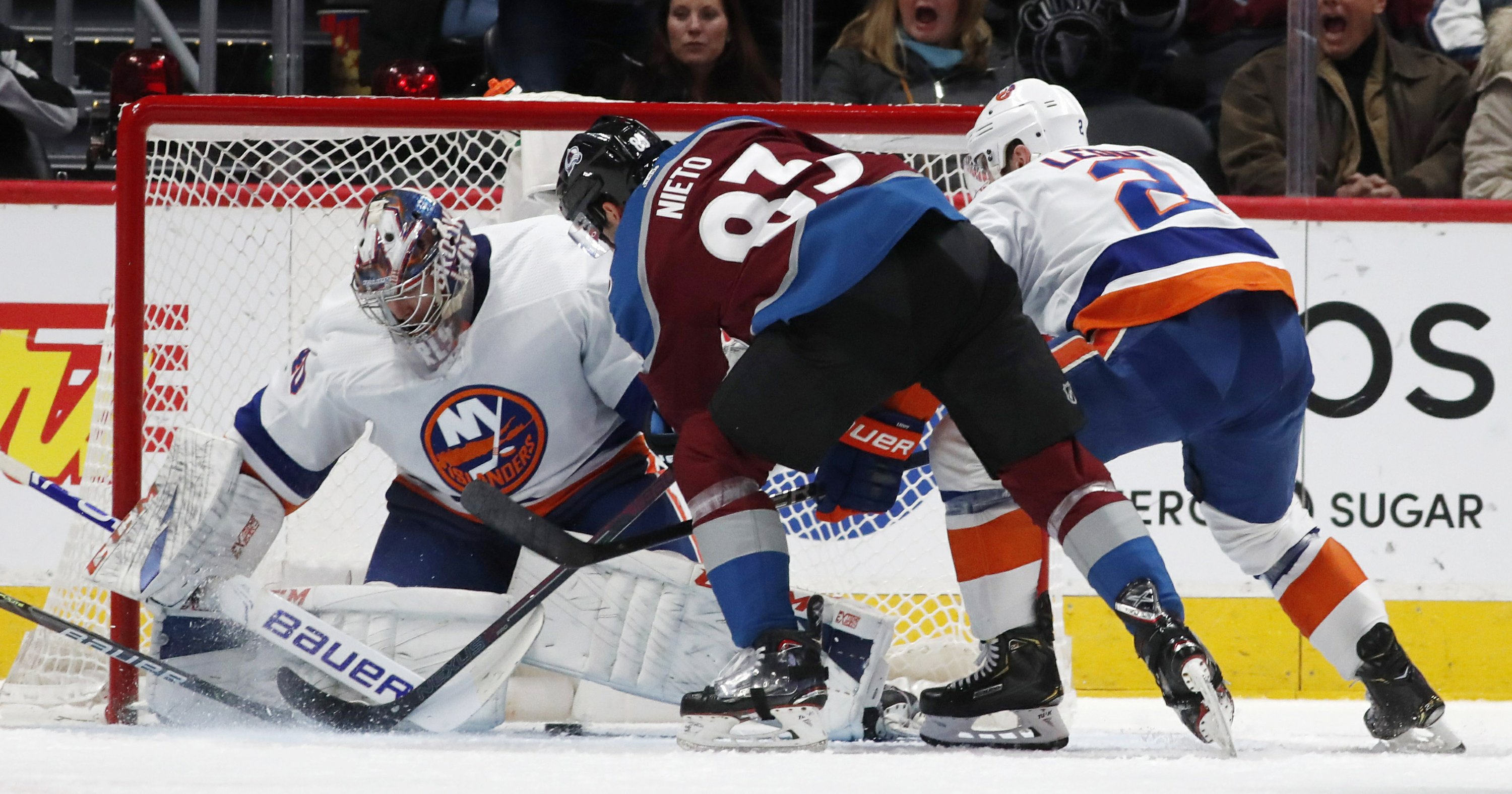 Francouz makes 27 saves, leads Avs to 3-1 win over Islanders | AP News