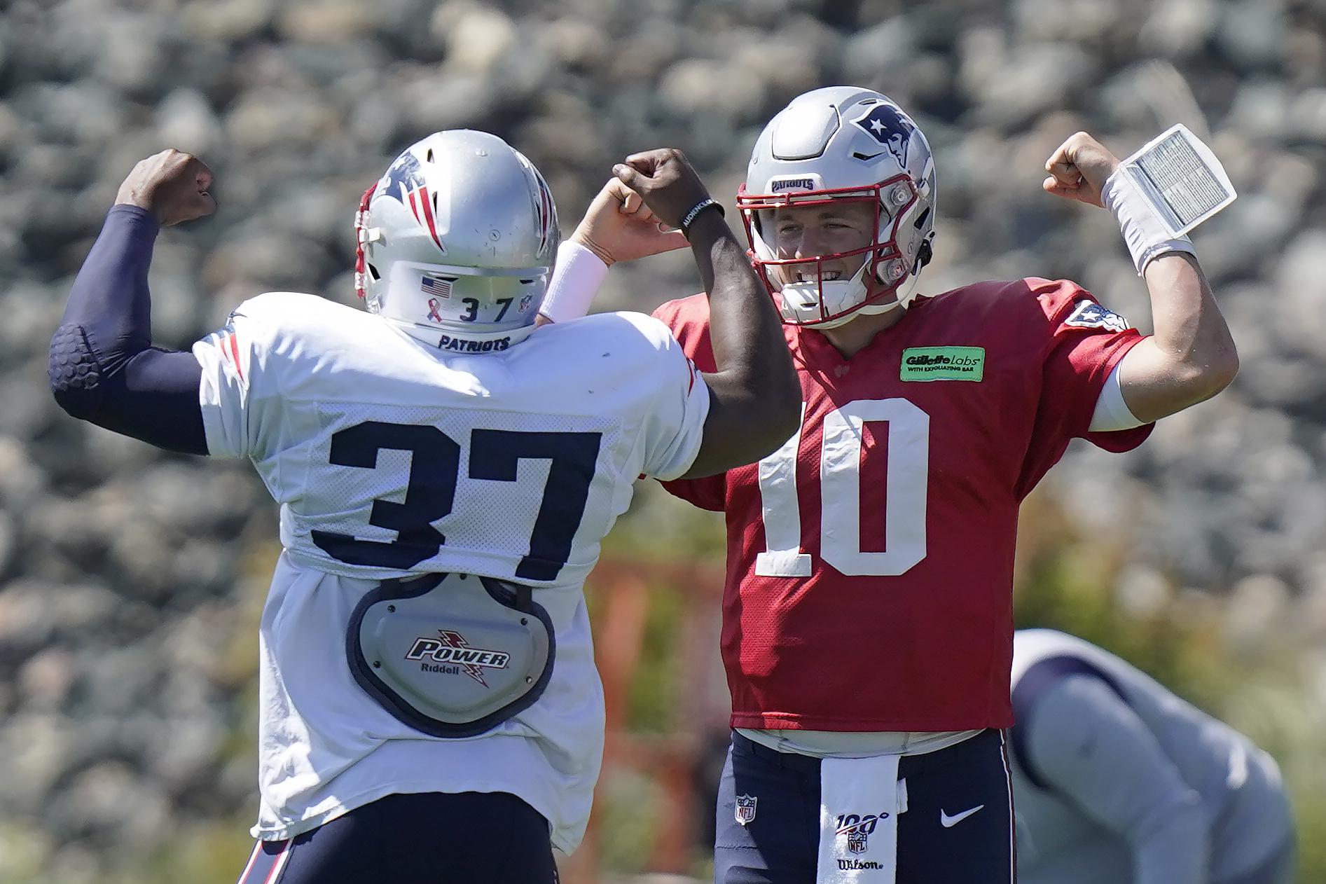 Patriots QB Mac Jones returns to practice following illness | AP News