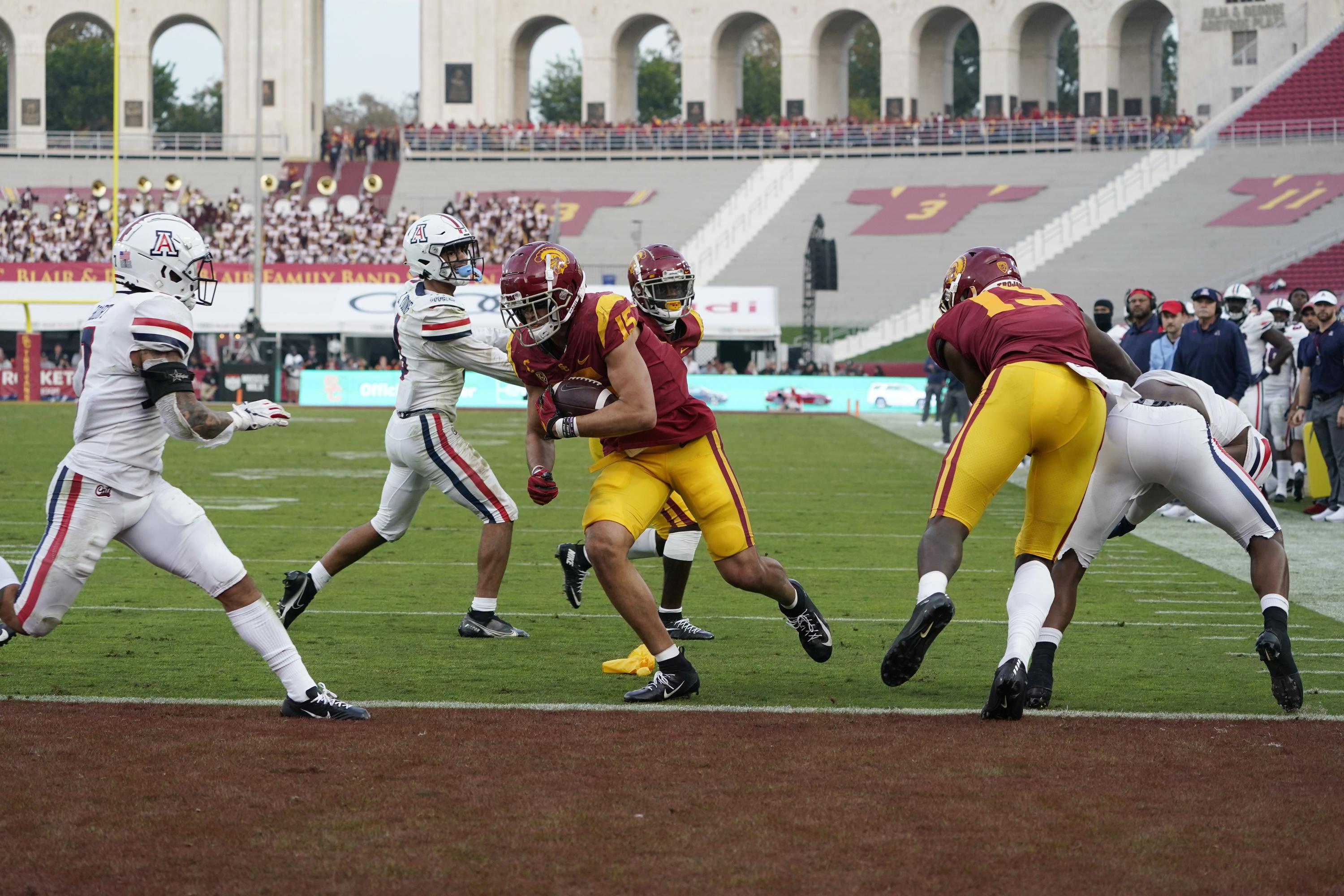 London's injury dampens USC's 41-34 victory over Arizona | AP News
