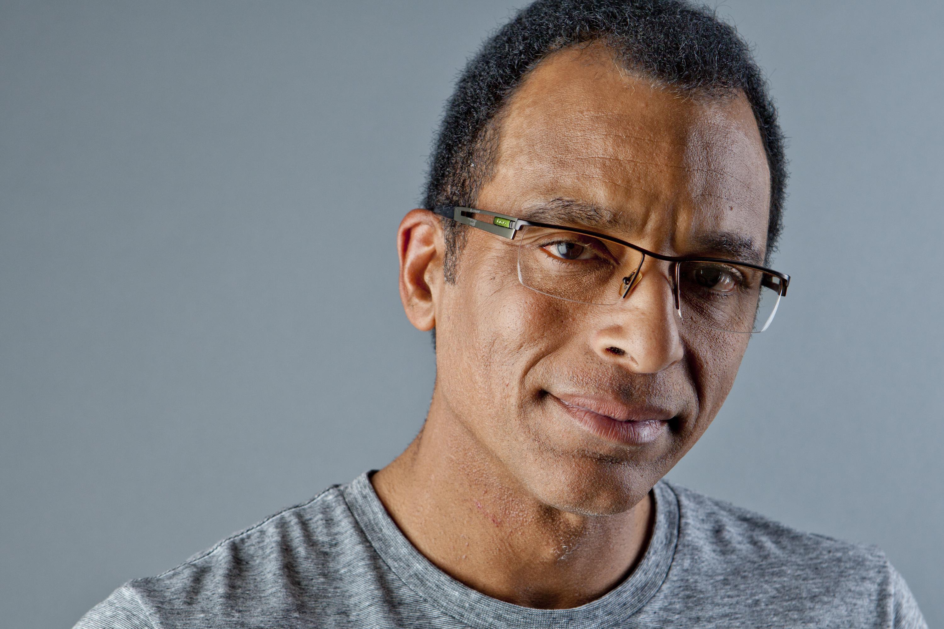 Jon Secada y Gonzalo Rubalcaba presentan “Solos” en vivo | AP News