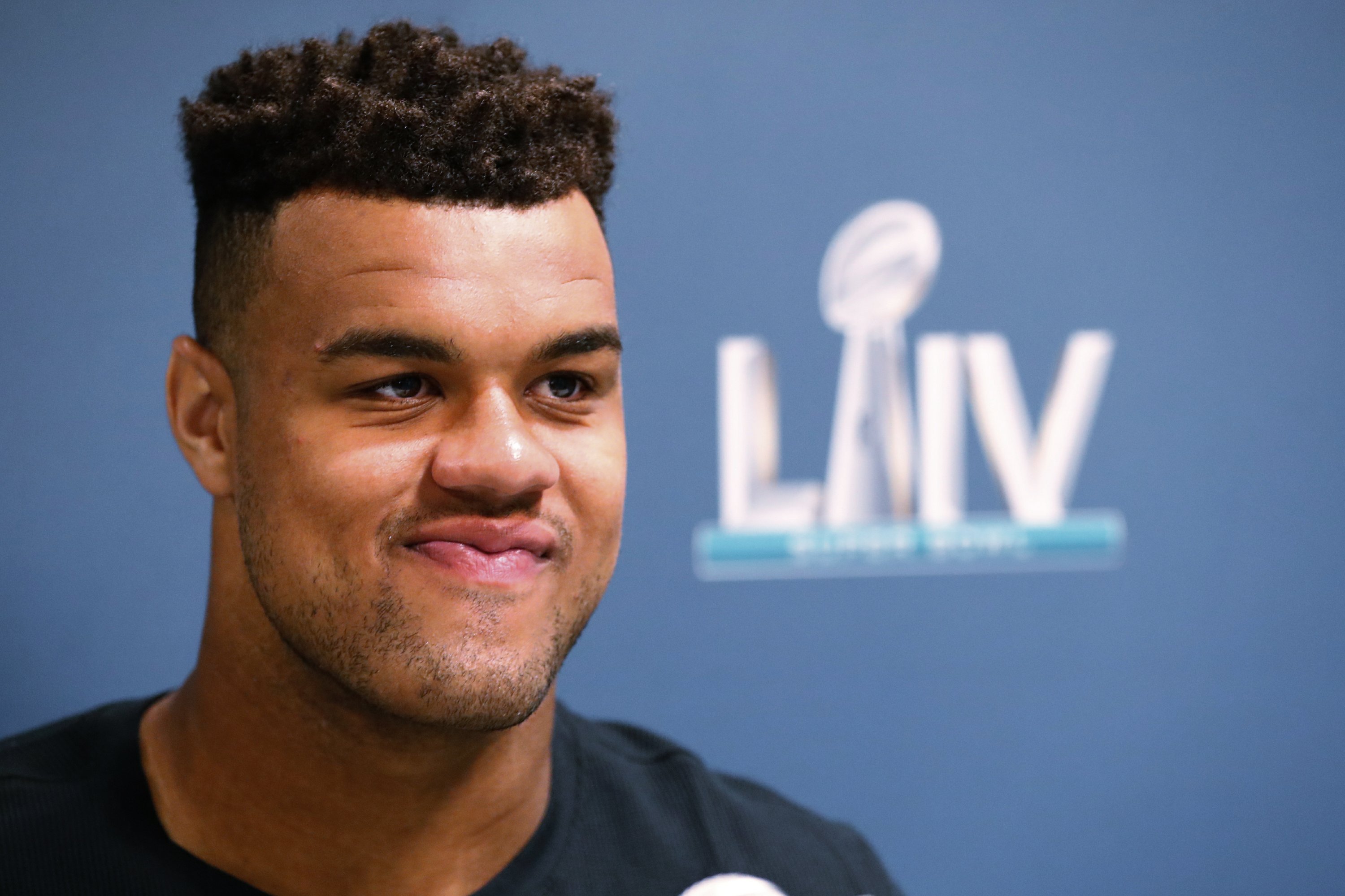 49ers' Arik Armstead uses platform to promote social issues | AP News