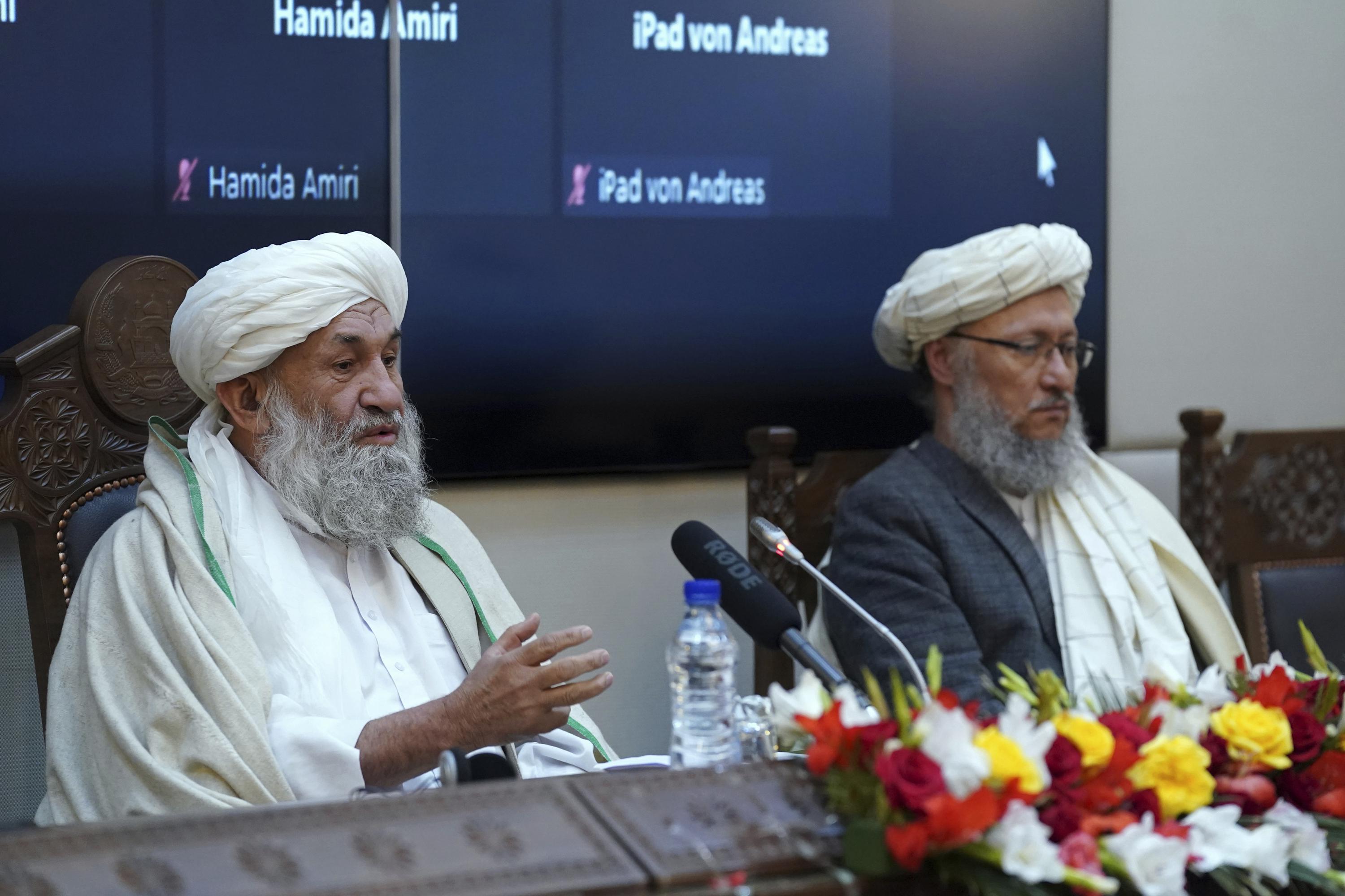 Taliban economy conference in Kabul stresses need for funds | AP News