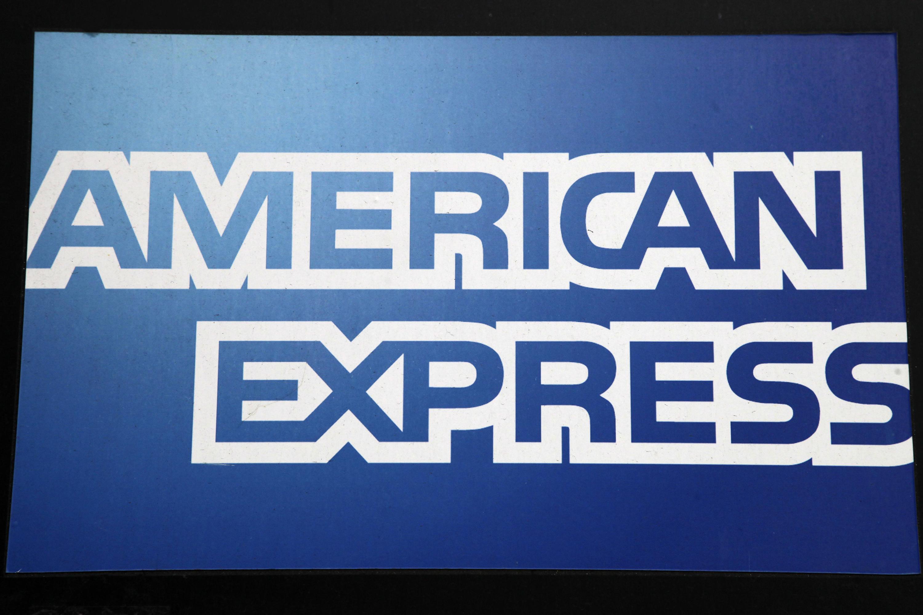 American Express ofrece cuentas corrientes con recompensas | AP News