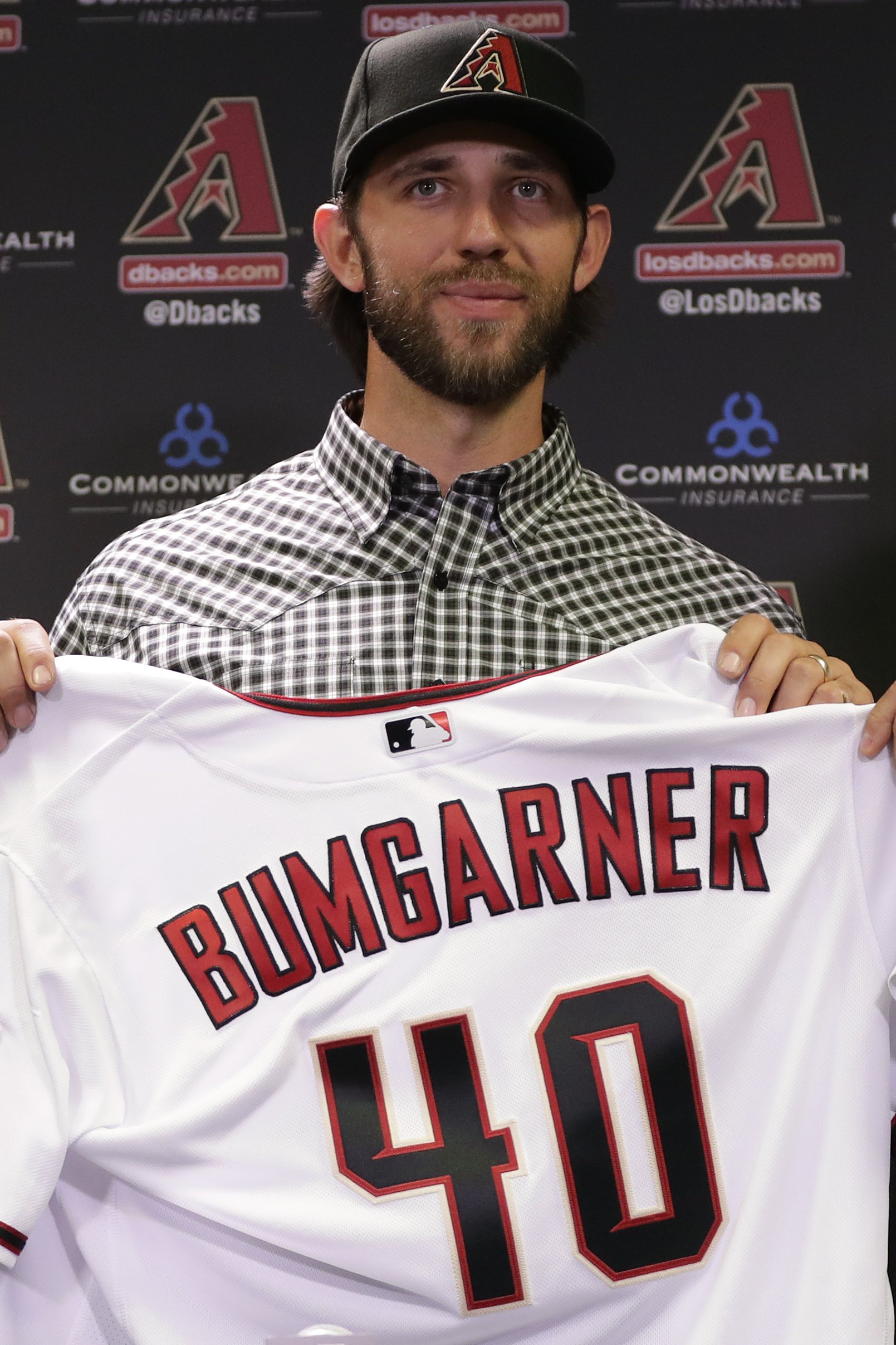 Bumgarner confía en resurgimiento con Diamondbacks | AP News