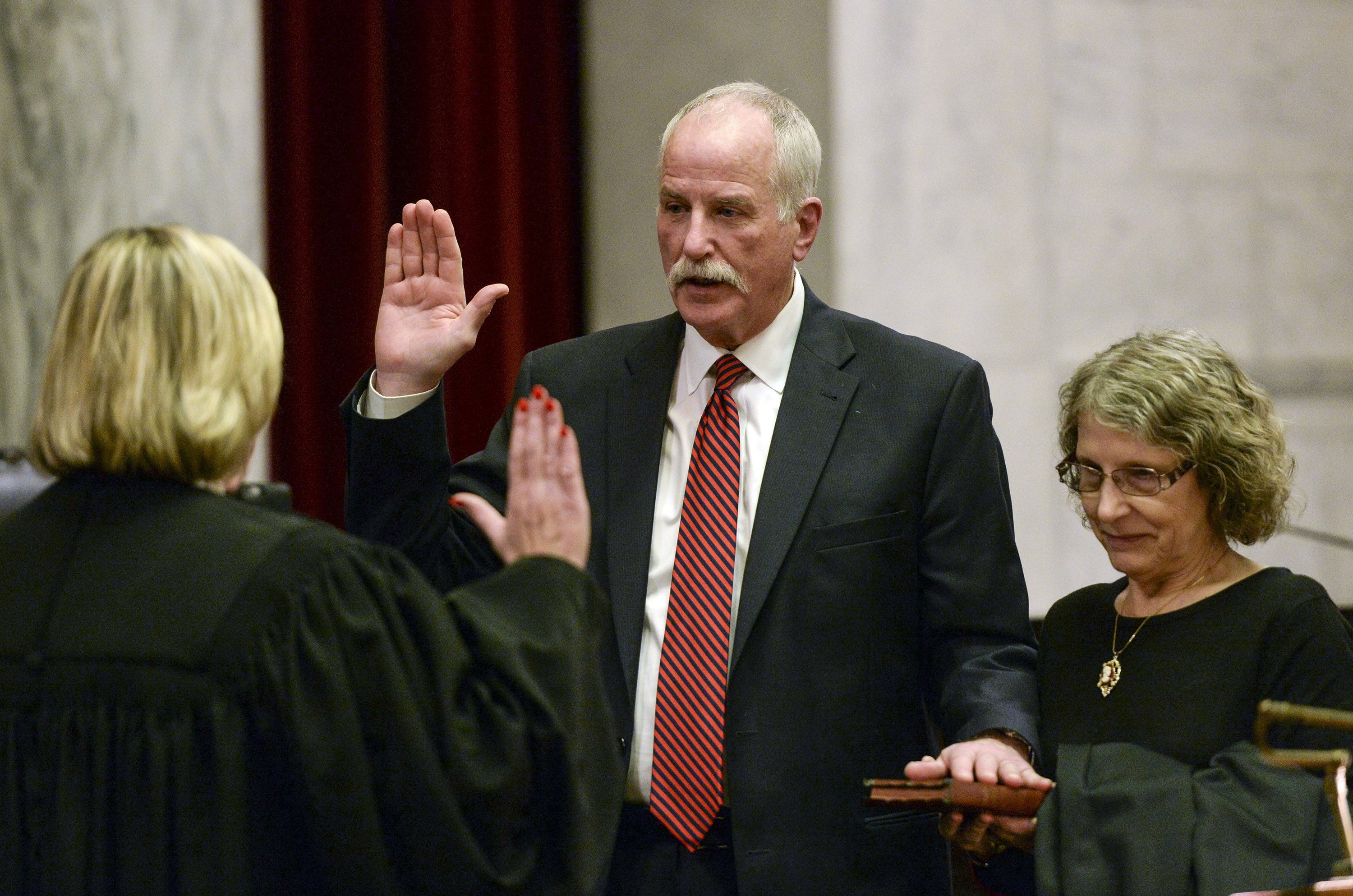 'Dumbest' judge's bid highlights WVa Supreme Court races | AP News