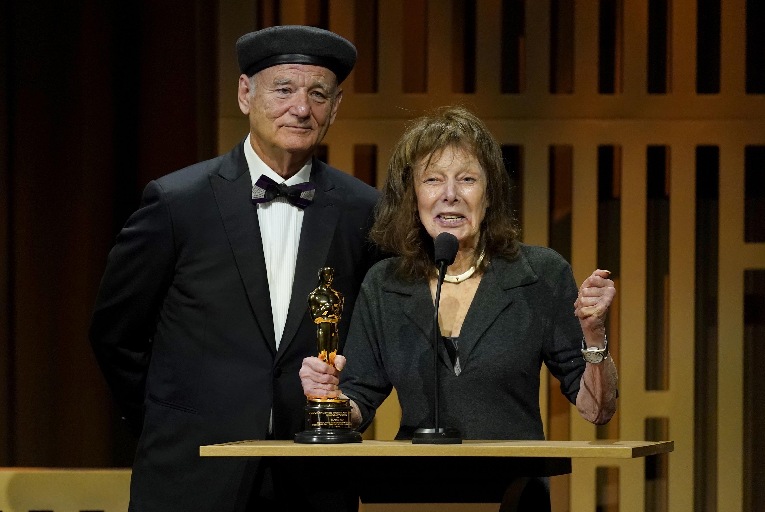 Los Oscar celebran a May, Jackson, Ullmann y Glover | AP News