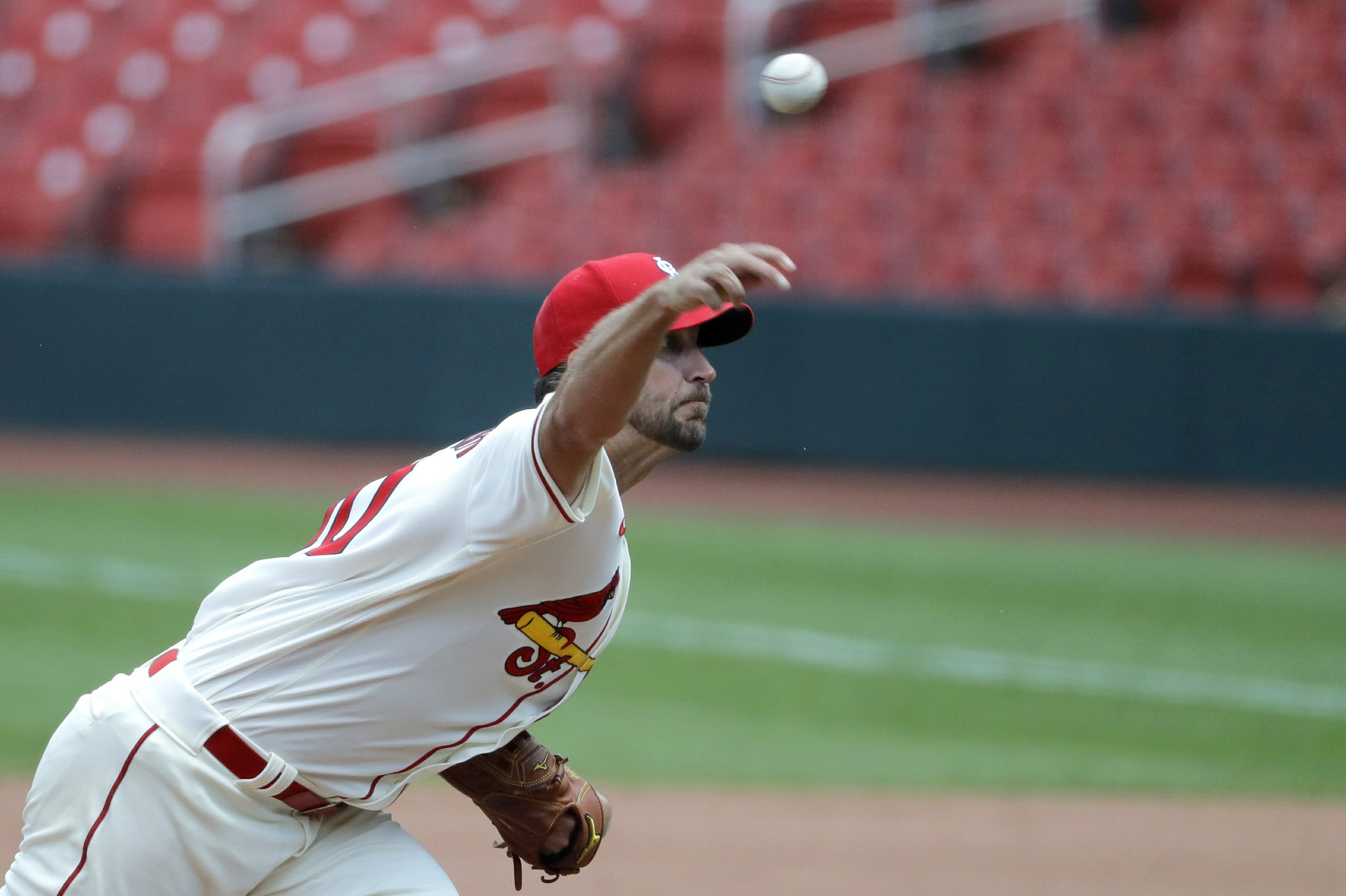 Wainwright luce en 6 innings; Cardenales arrollan a Piratas | AP News